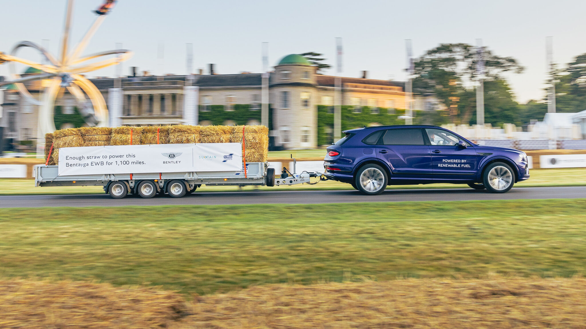 Bentley Bentayga EWB Storms Up Goodwood Hillclimb Pulling A Fully ...