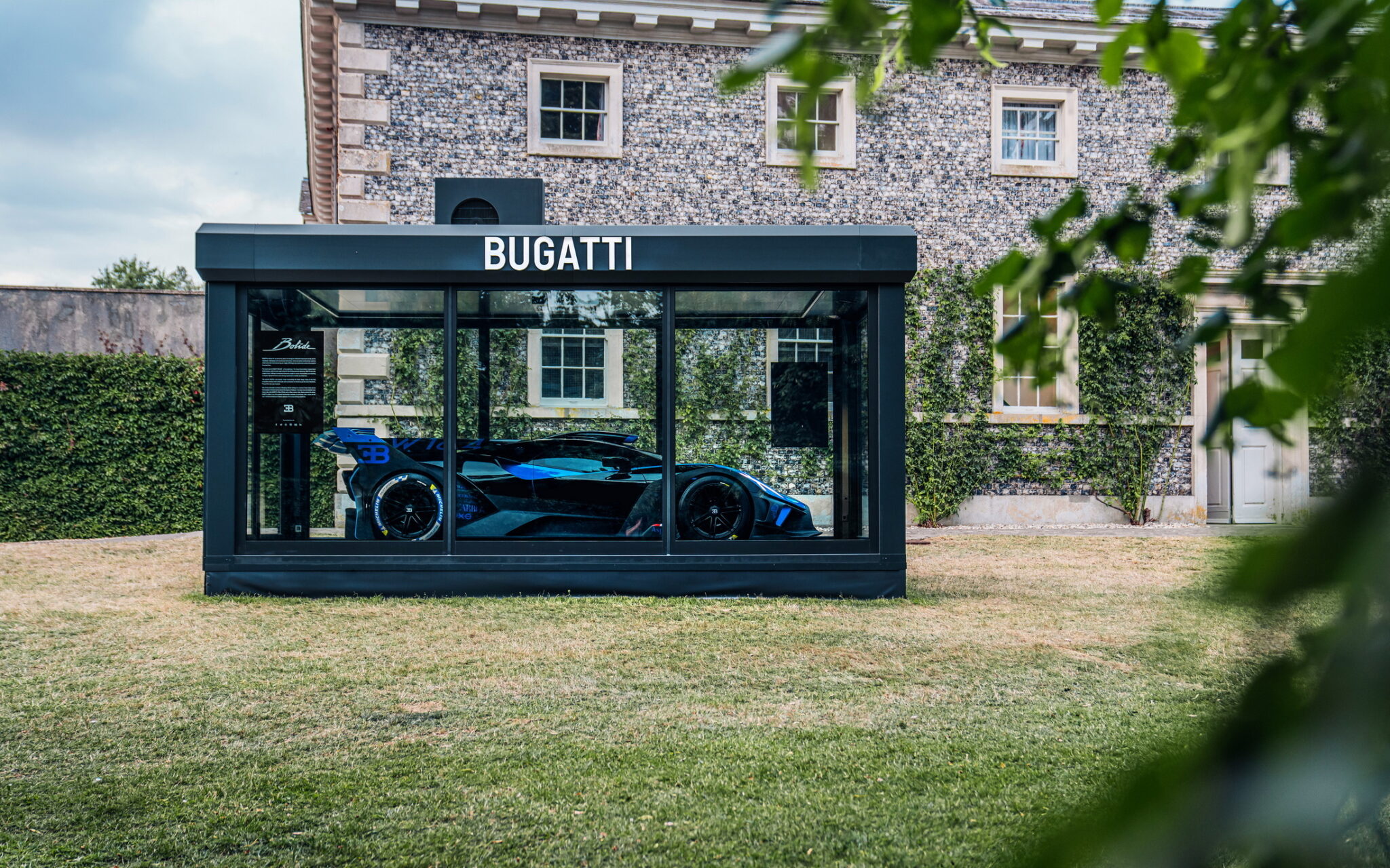 Bugatti Bolide Storms Goodwood With Looks And Sounds Of A W16-Powered ...
