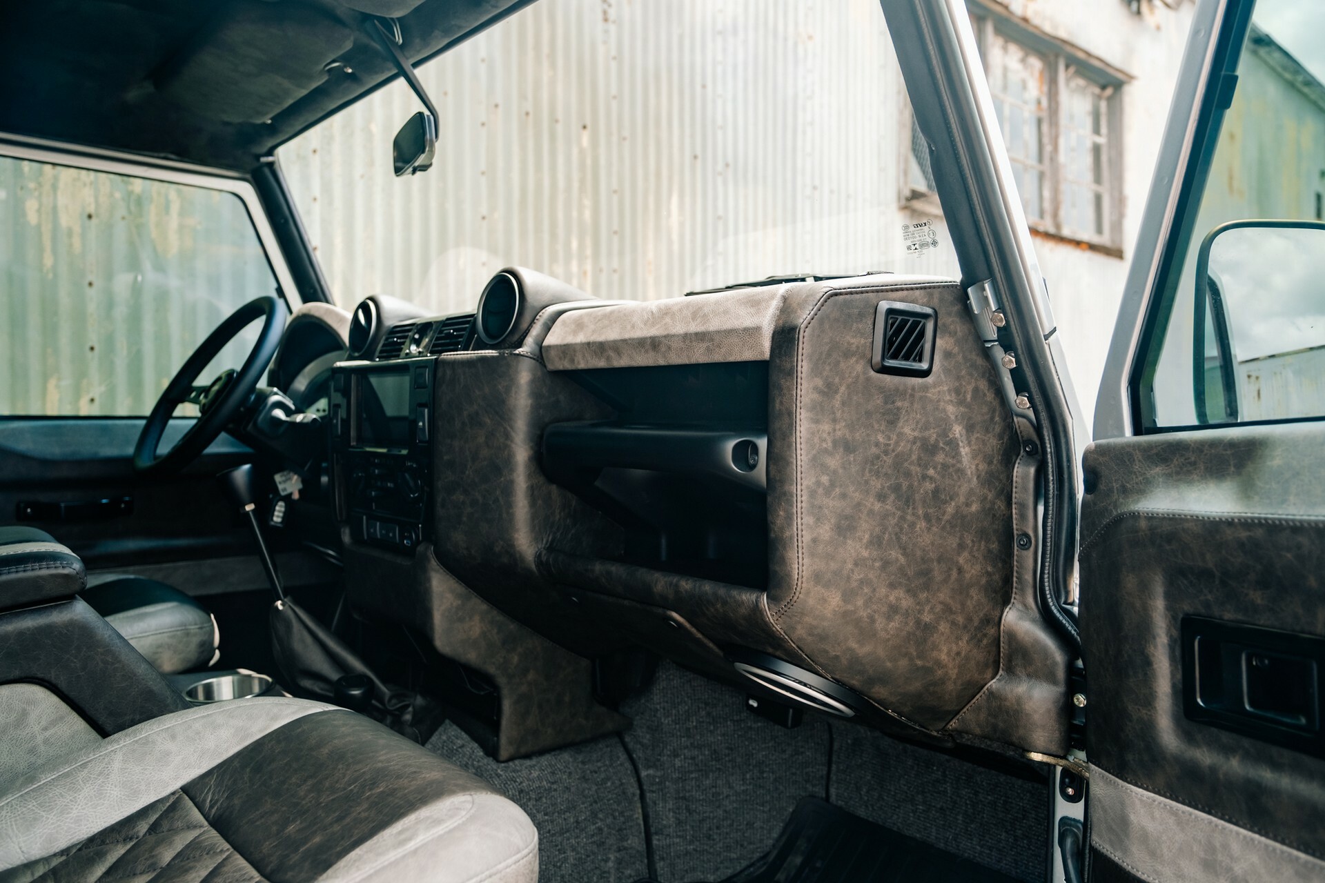 Himalaya 4×4’s Land Rover Defender 130 Restomod Ticks All The Boxes ...