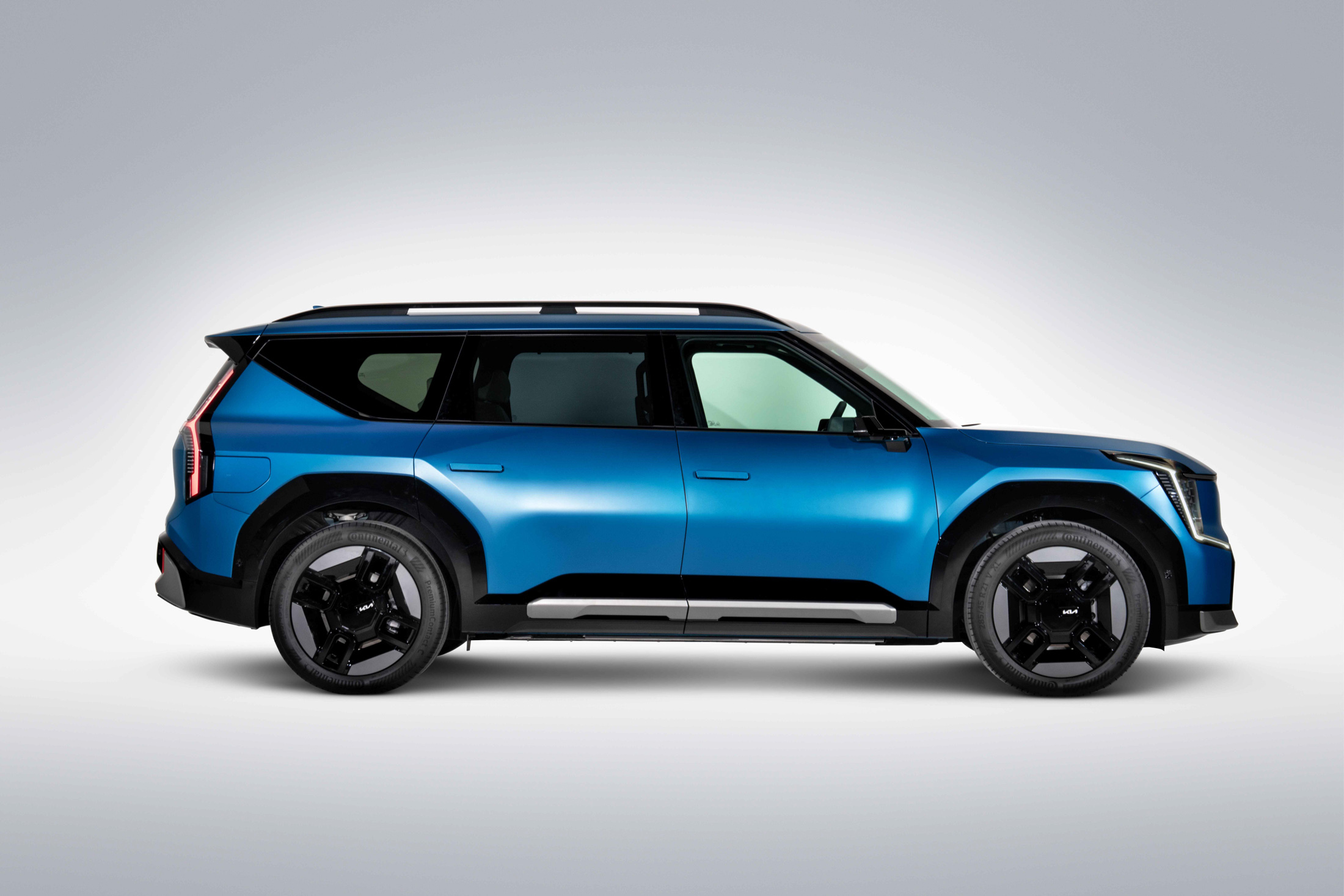Kia EV9 Starts At £64,995 In UK, £31k Below Cheapest Volvo EX90 | Carscoops