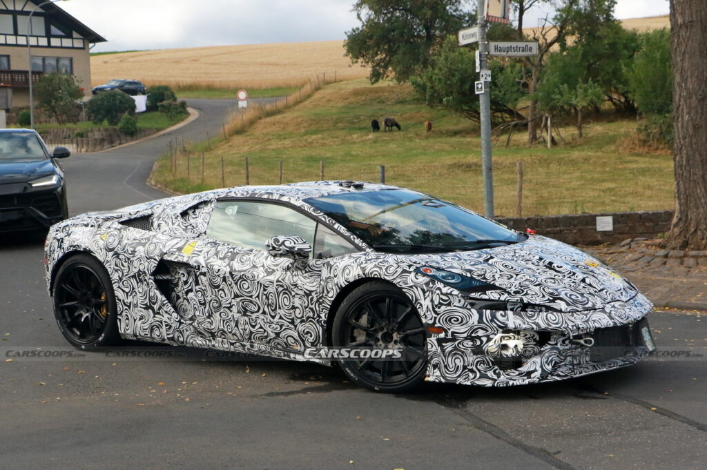 Lamborghini testa sucessor do Huracan nas ruas; Esportivo será híbrido ...
