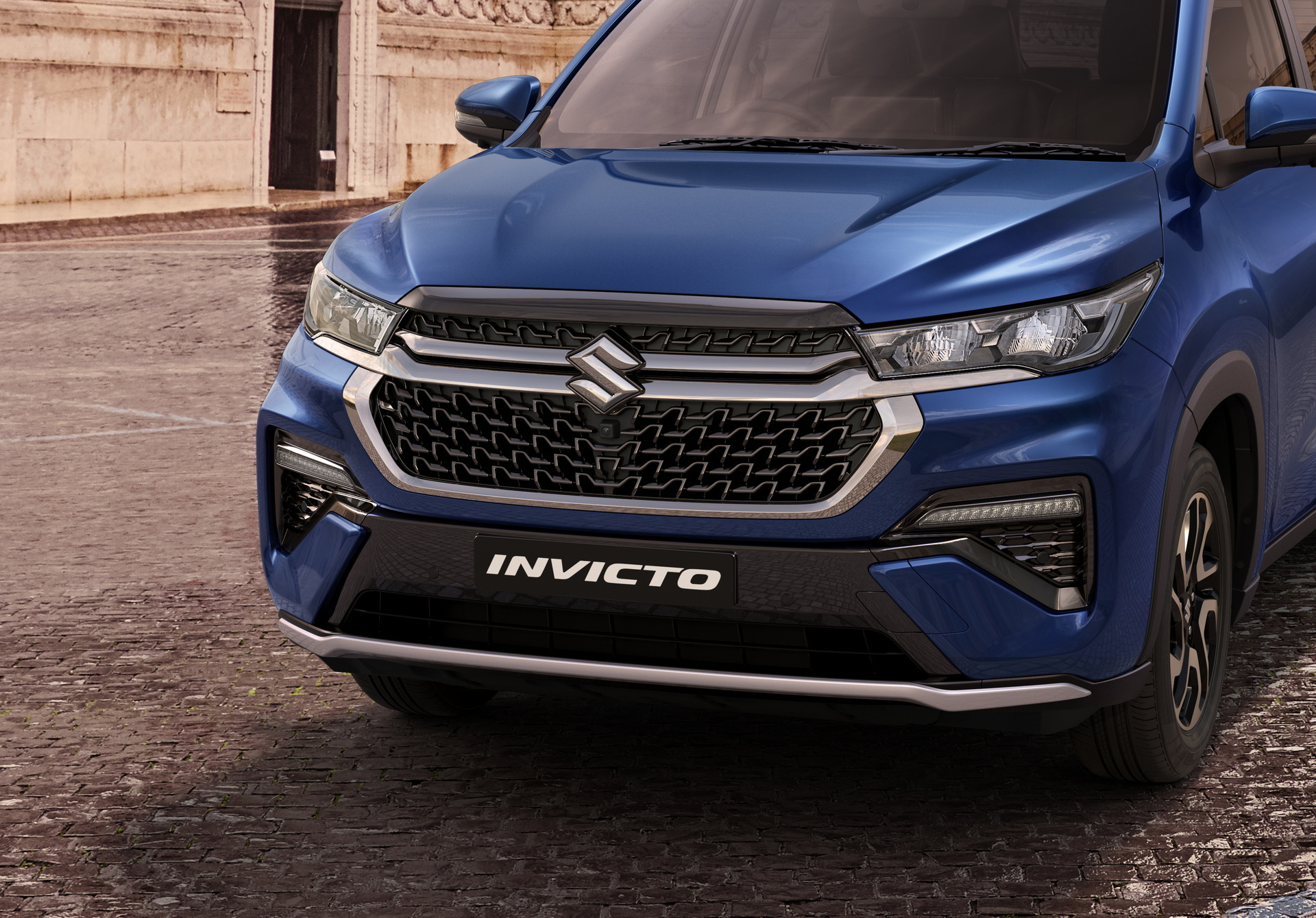 Suzuki Invicto Hybrid Minivan Is A Rebadged Toyota Innova Zenix For ...