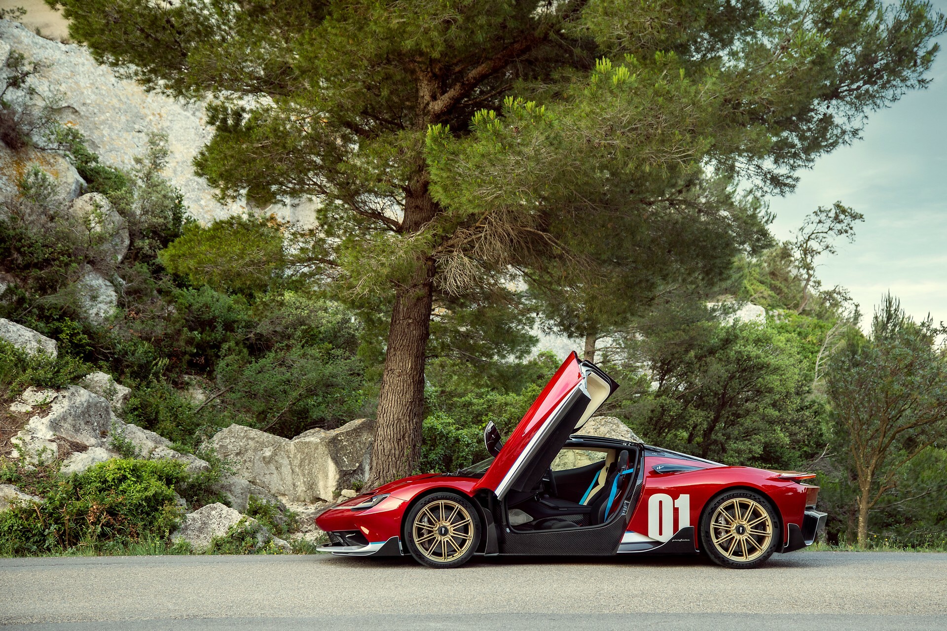 1 Of 5 Pininfarina Battista Edizione Nino Farina Pays Tribute To First ...