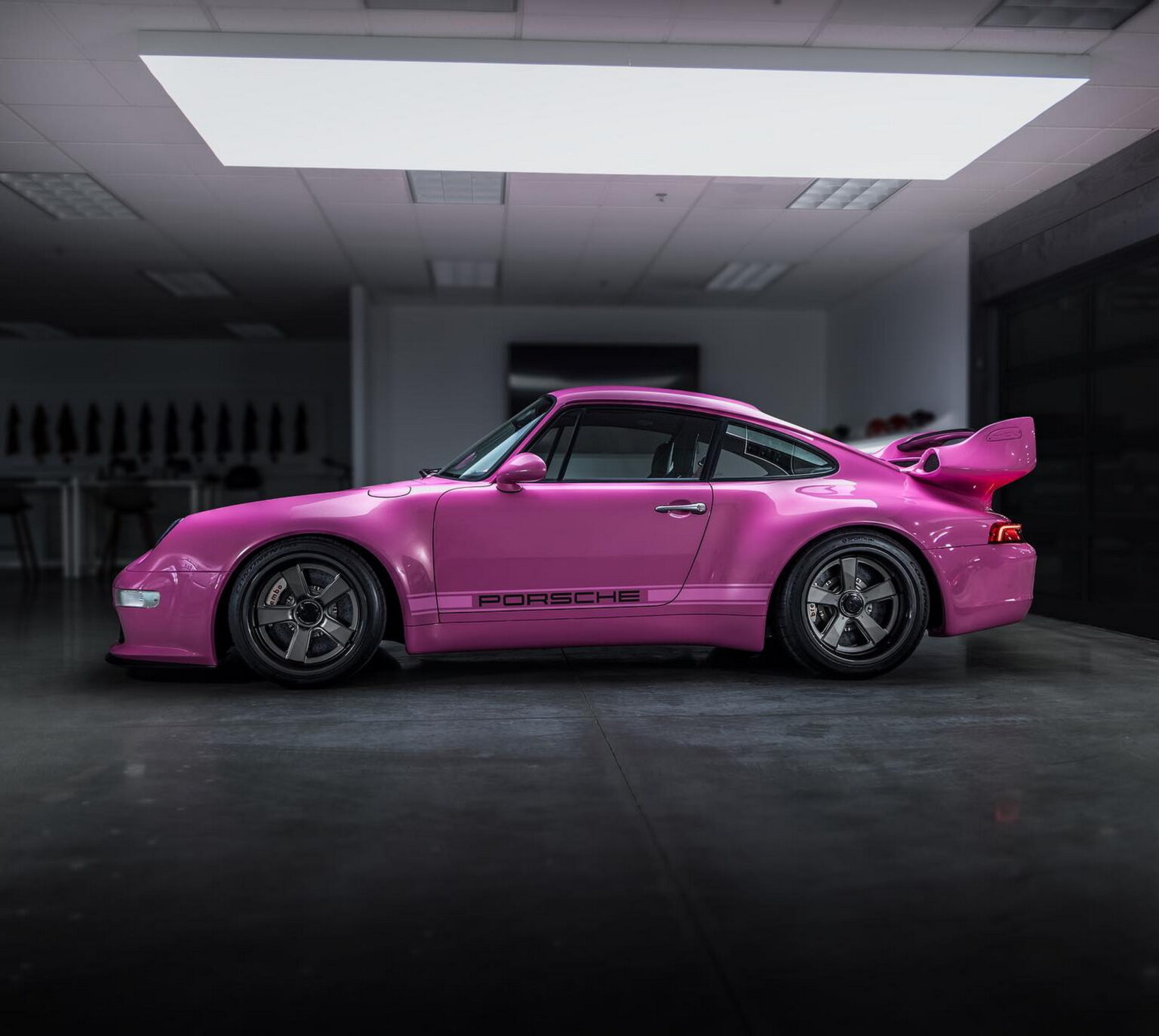 Gunther Werks’ Porsche 993 One-Off Commission Looks Perfect For Barbie ...