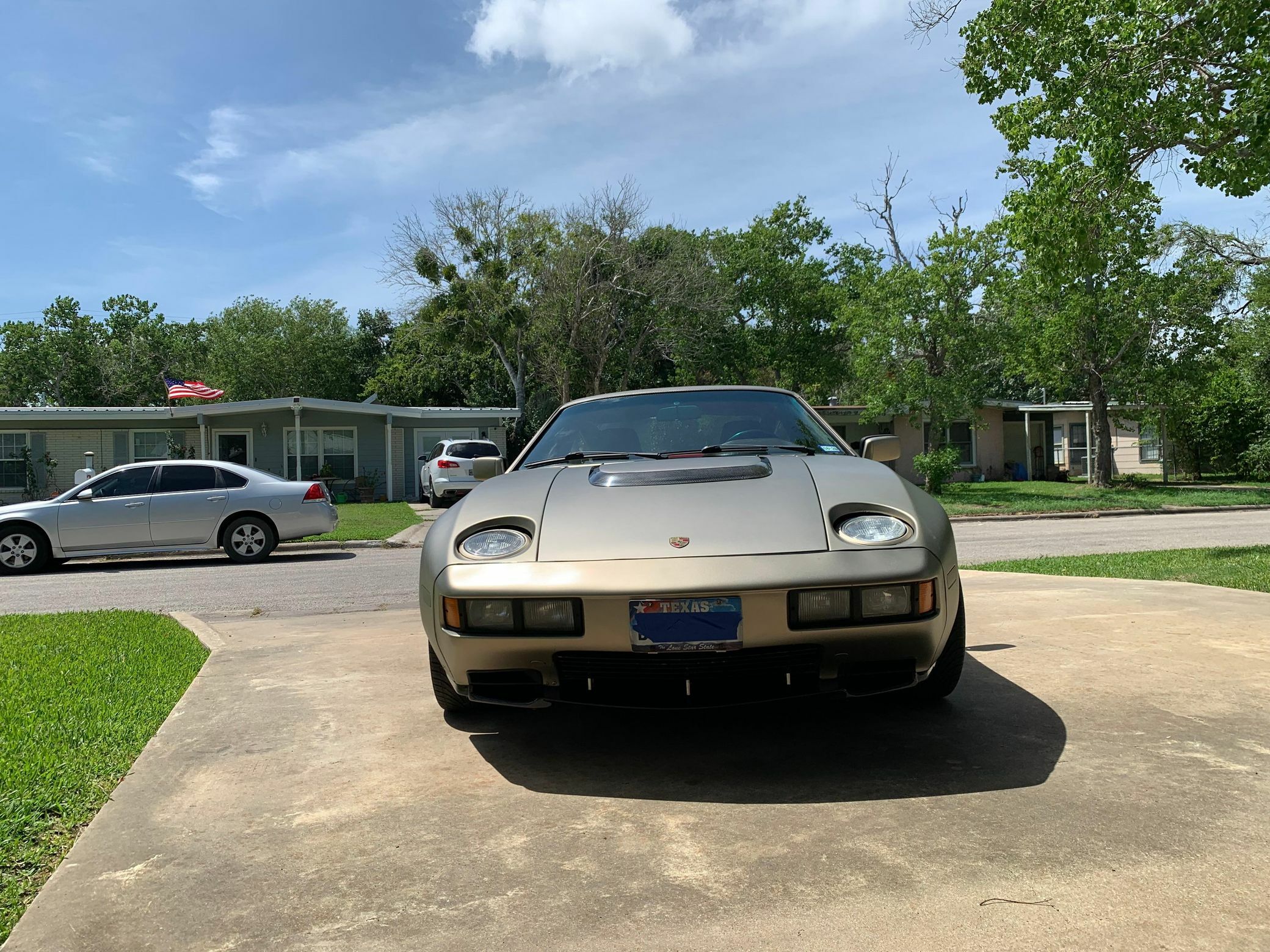Porsche 928 Gets Insane Toyota Century V12 Engine Swap | Carscoops