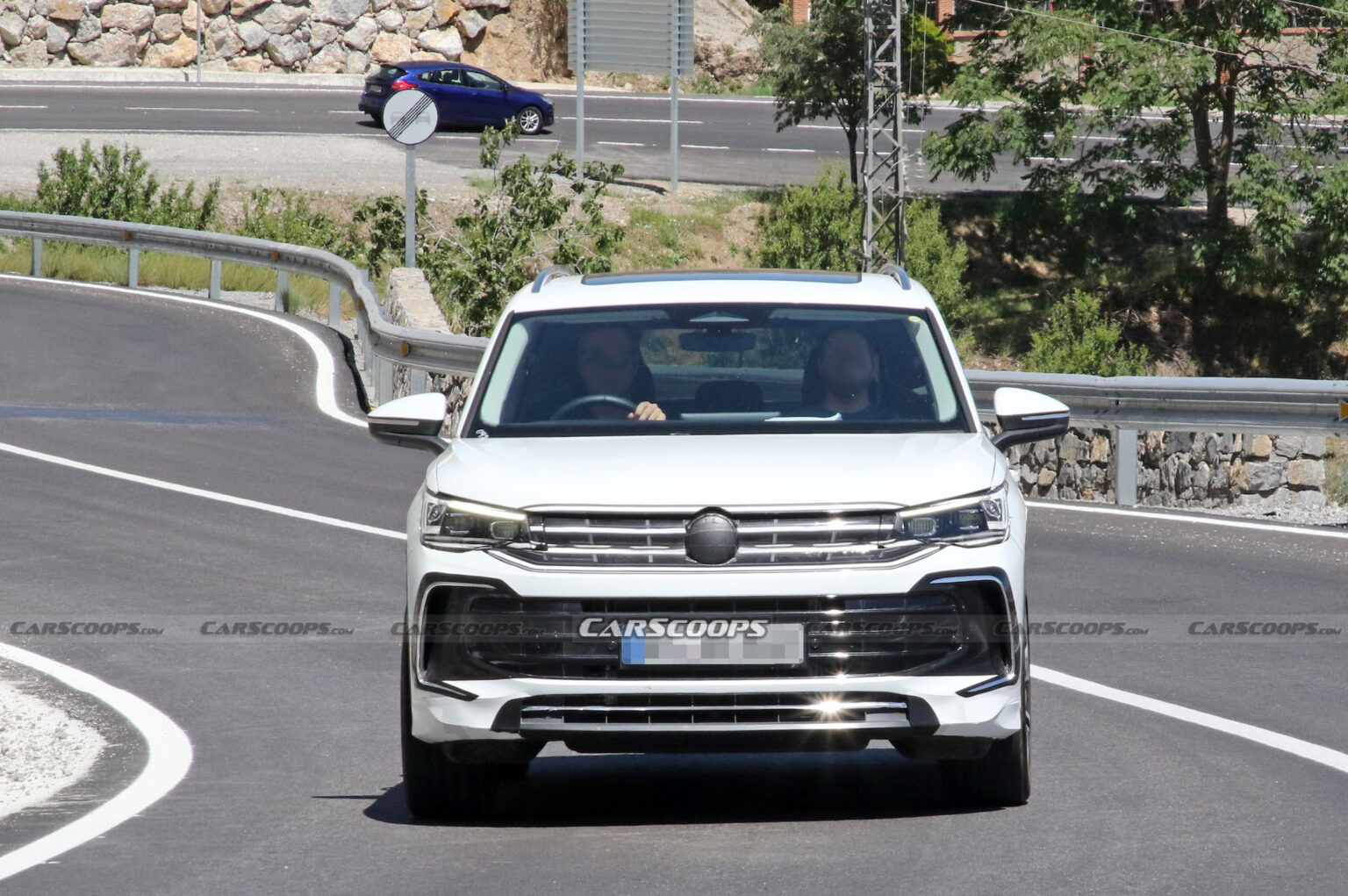 2024 VW Tiguan PHEV Spied Putting 62-Mile Electric Range To The Test ...