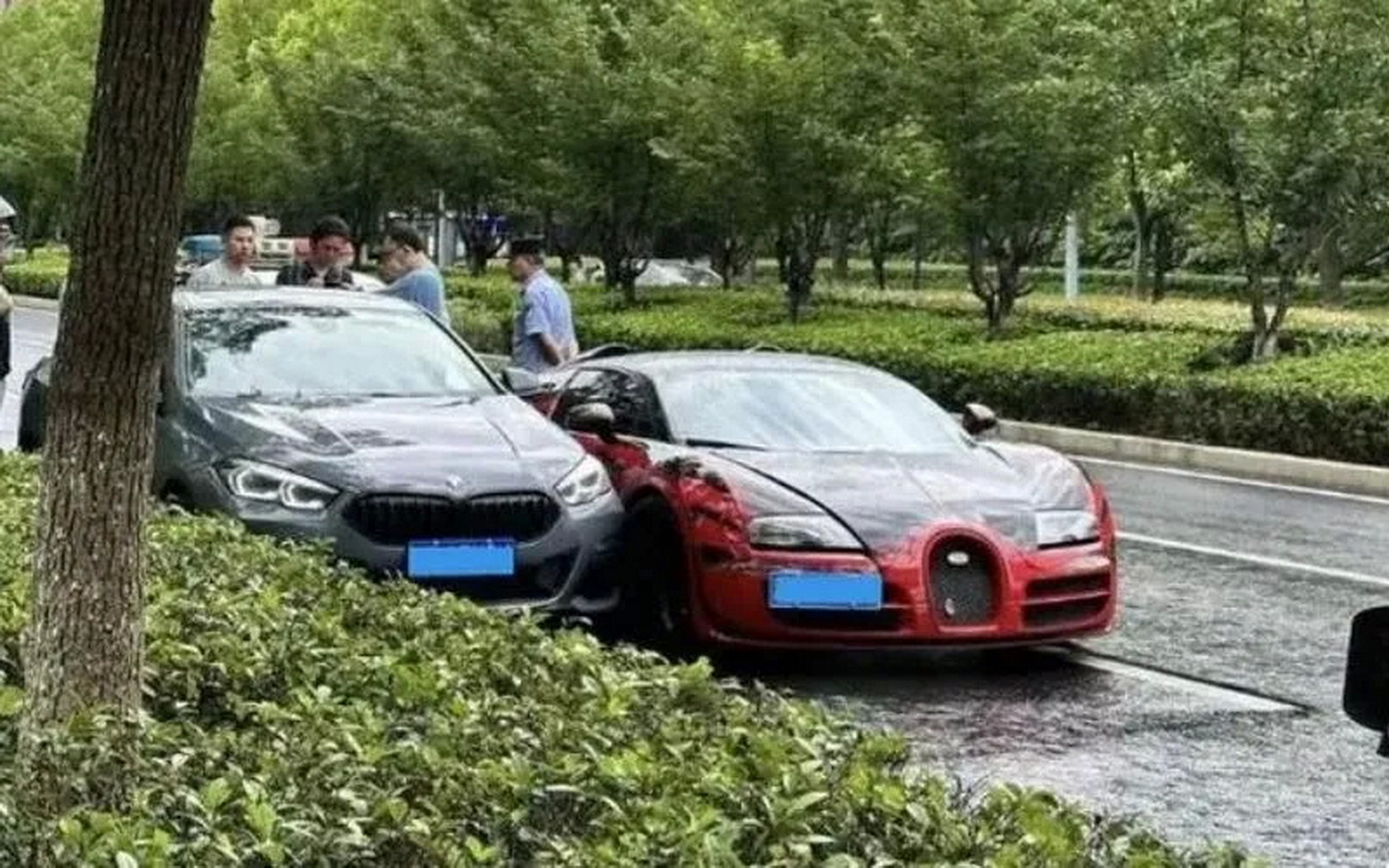 Angry $2M Bugatti Veyron Driver Crashes Into BMW During Road Rage ...