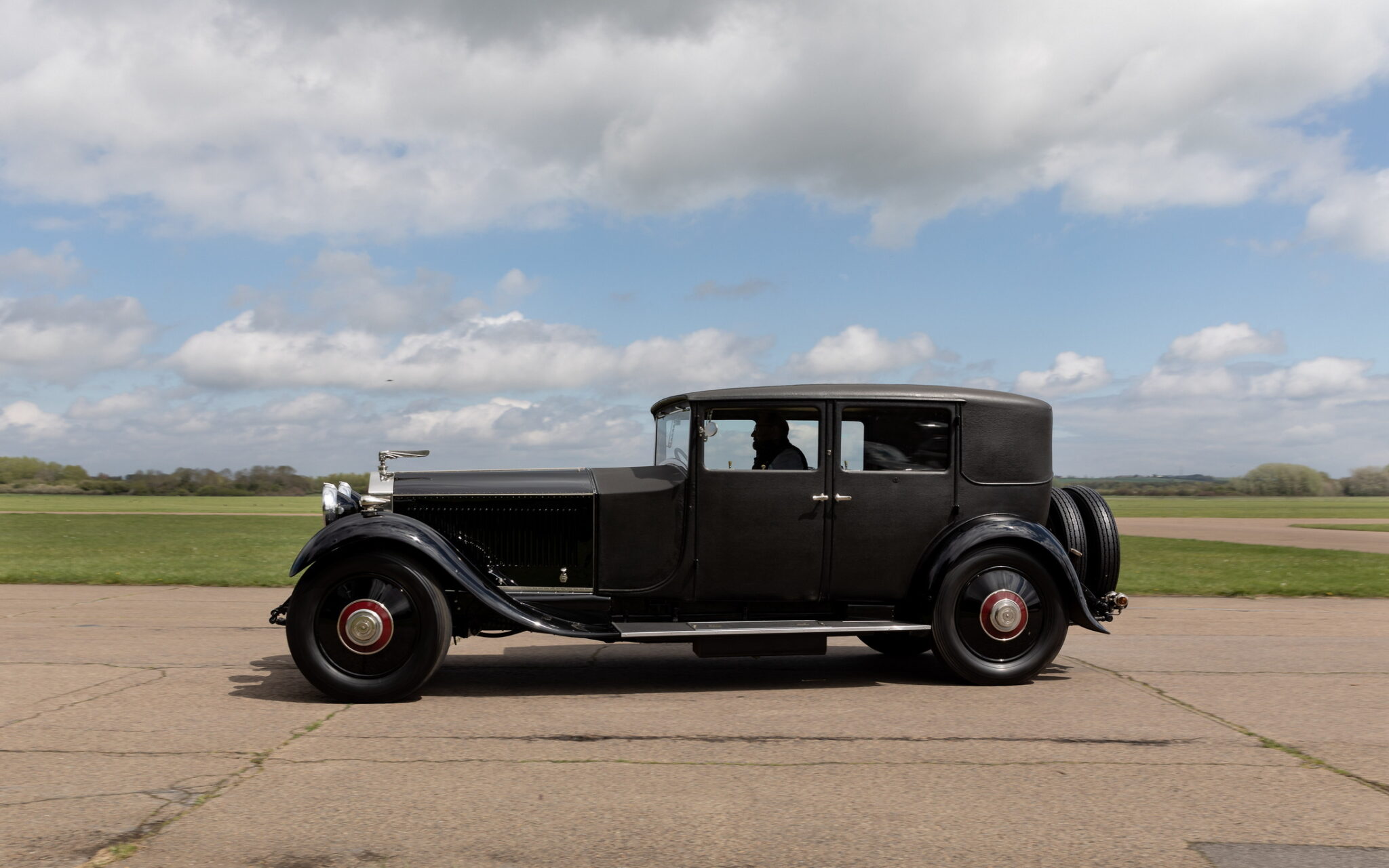 This 1929 Rolls-Royce Phantom II Is Nearly 4 Times More Powerful Thanks ...