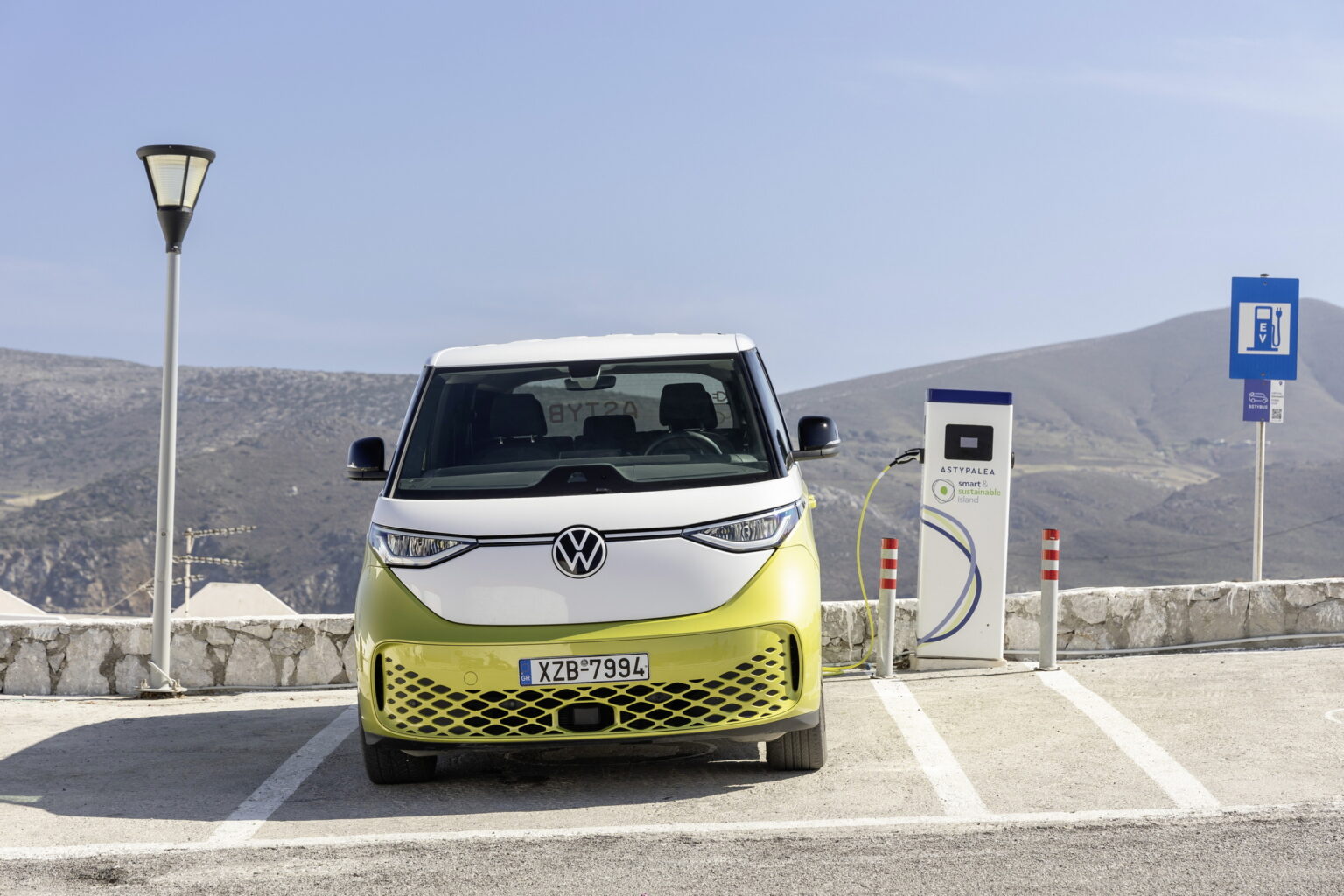 VW Denies Rumor That ID. Buzz Camper Van Too Heavy For Standard Driving ...