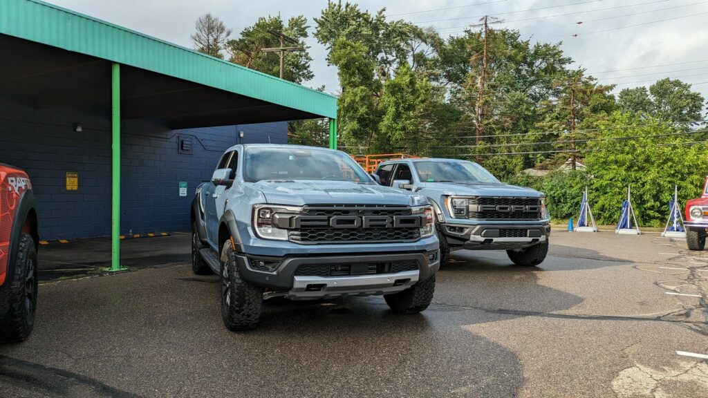 2024 Ford Ranger Raptor Meets F-150 Raptor, Shows The Family ...