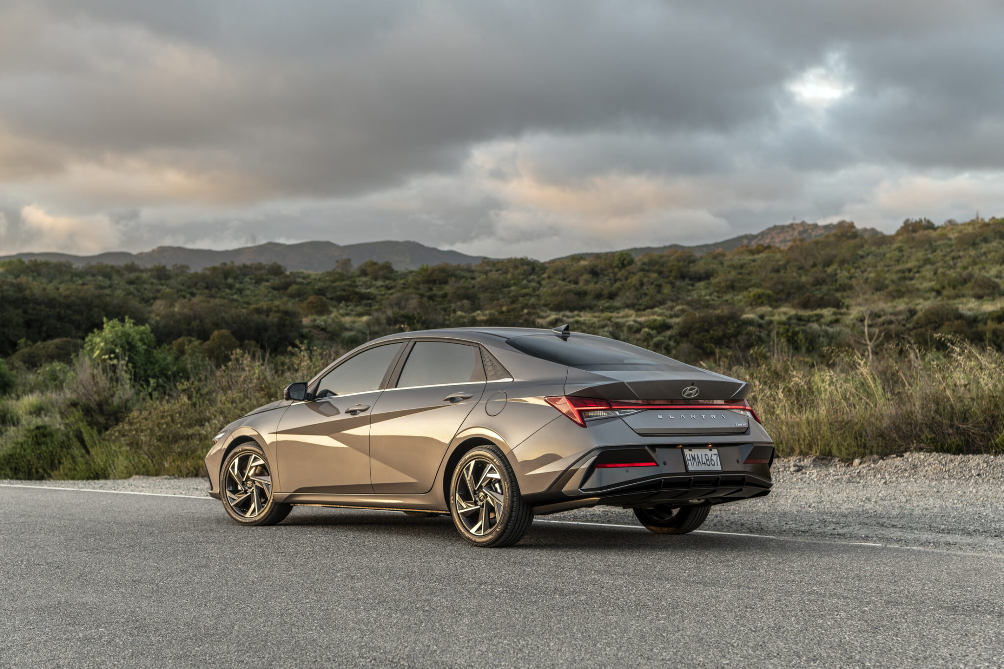 2024 Hyundai Elantra Gets A Mid-Cycle Refresh For America With New ...