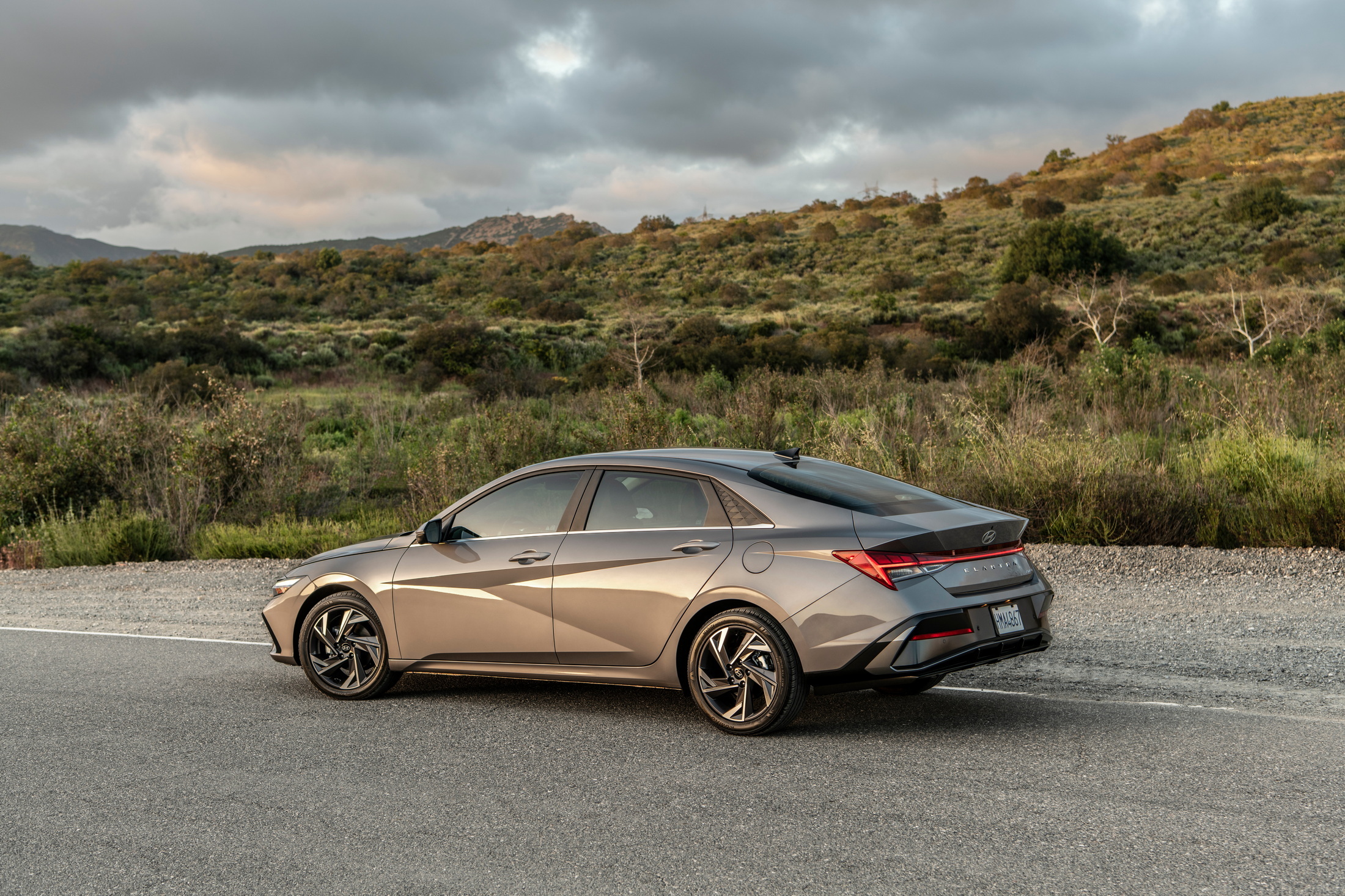 2024 Hyundai Elantra Gets A Mid-Cycle Refresh For America With New ...