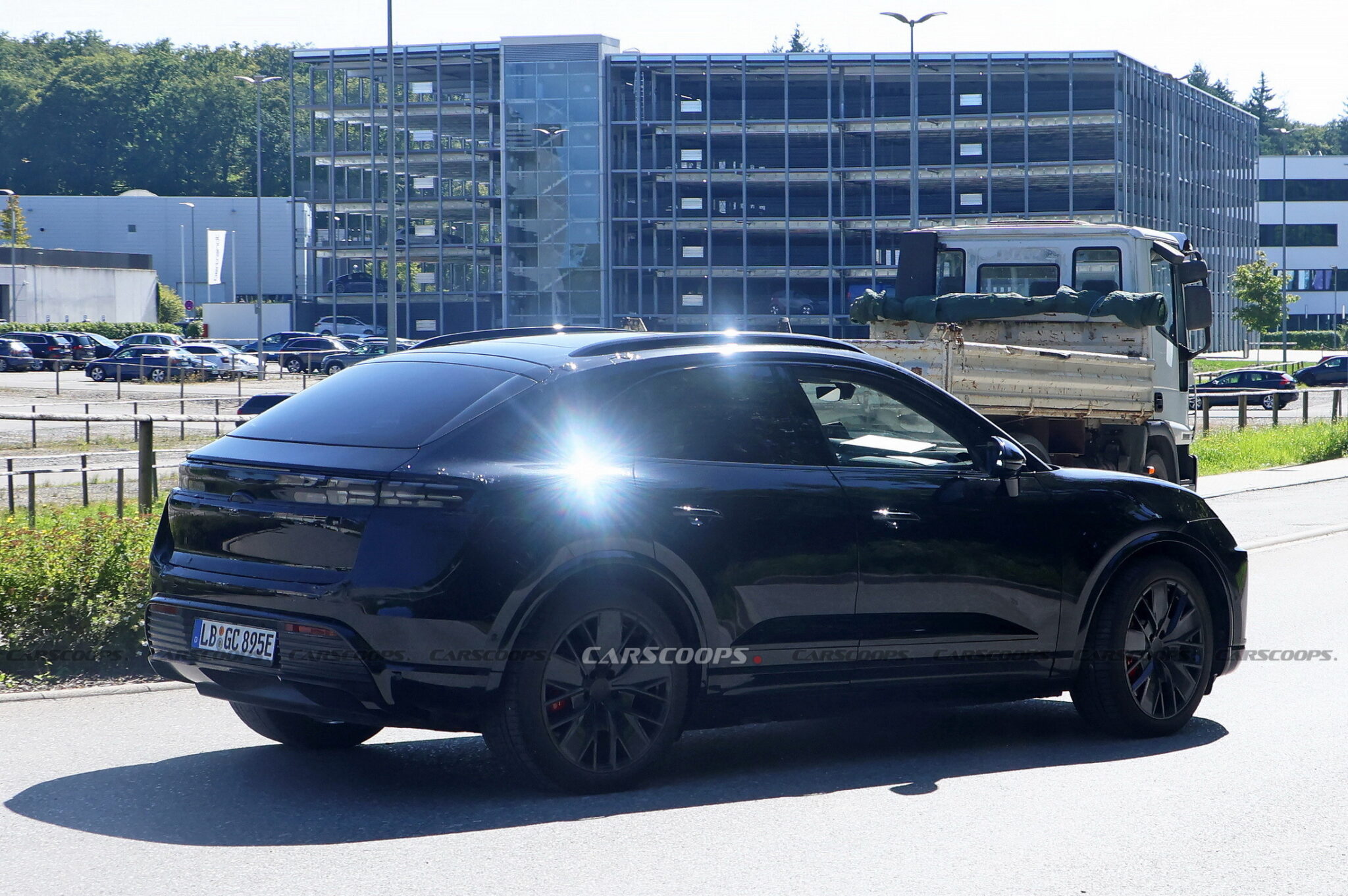 New Porsche Macan EV Reveals Triple-Screen Interior And Augmented ...