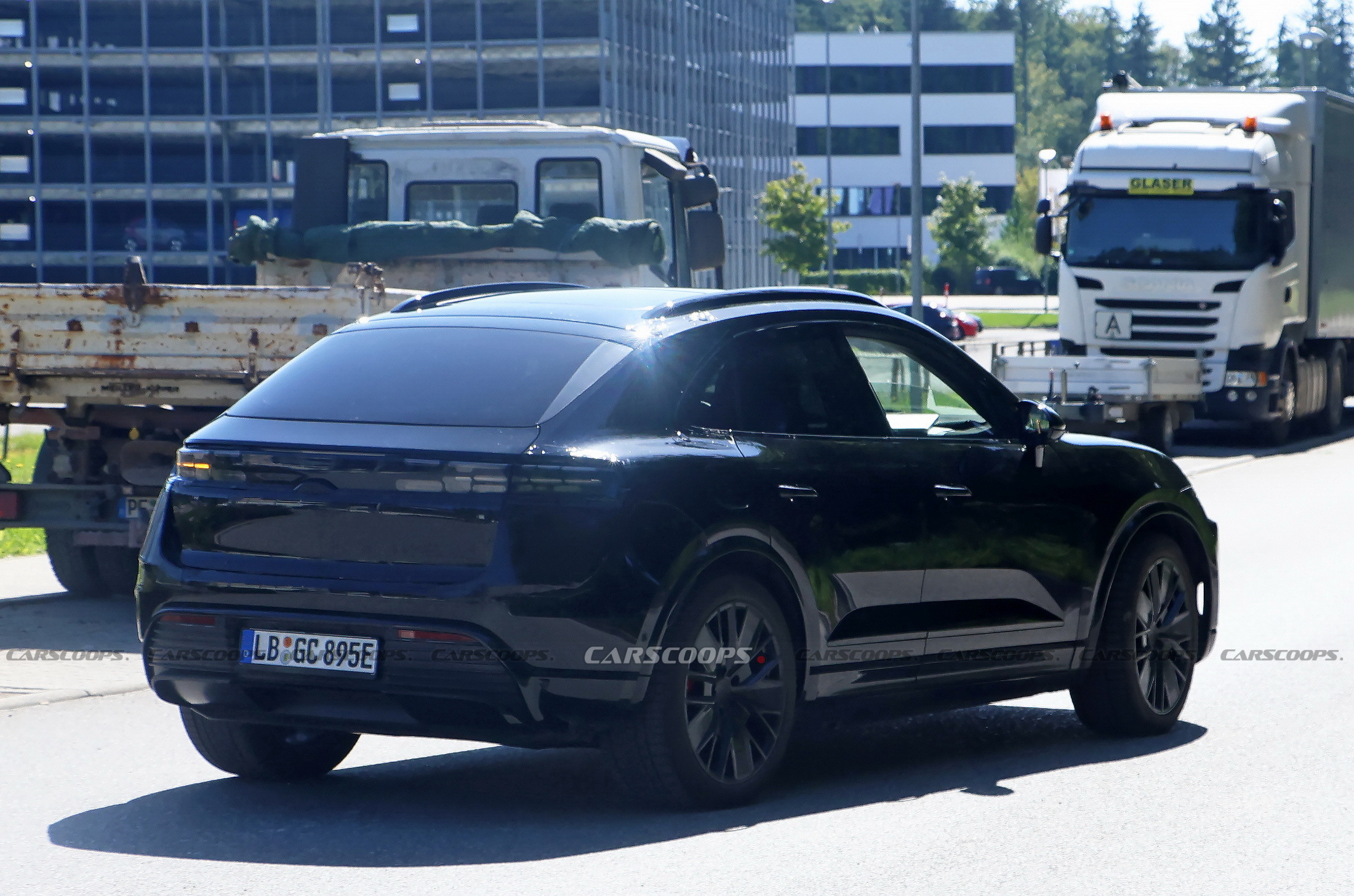 New Porsche Macan EV Reveals Triple-Screen Interior And Augmented ...