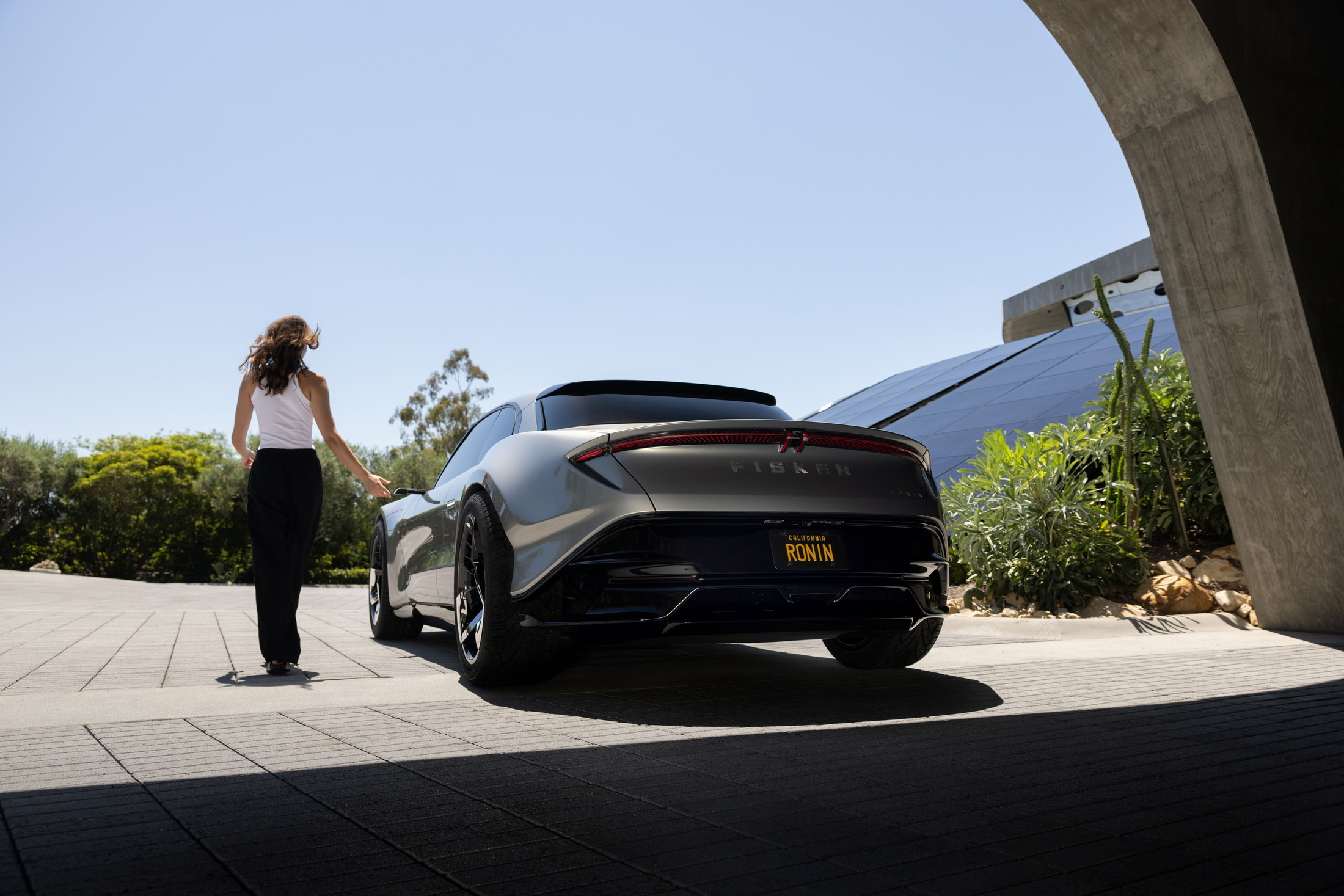 2026 Fisker Ronin EV Priced At $385,000, Promises Over 1,000 HP, 600 ...