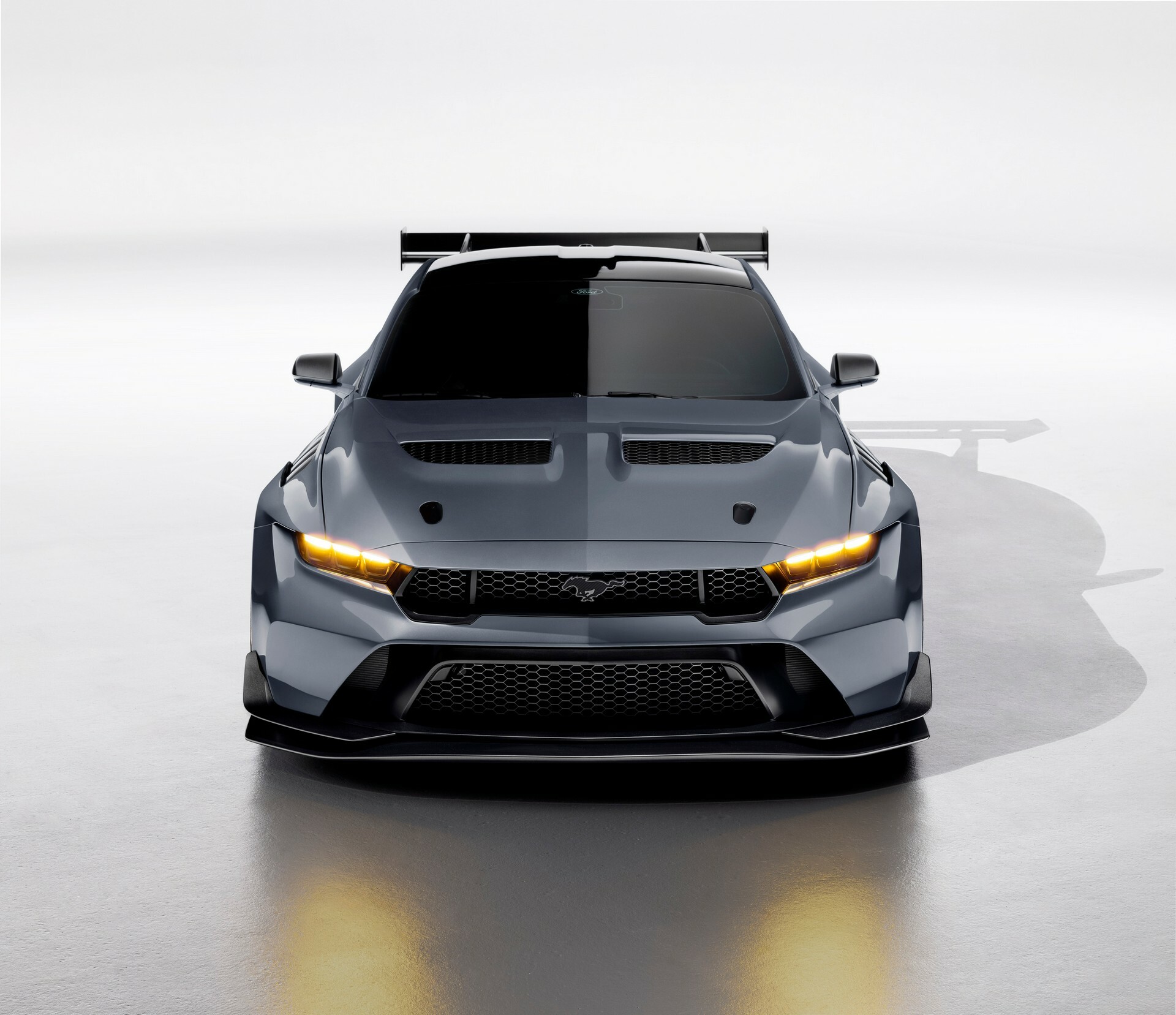 2025 Ford Mustang GTD Is A $300,000 Supercar With 800 HP+ And Chasing A ...