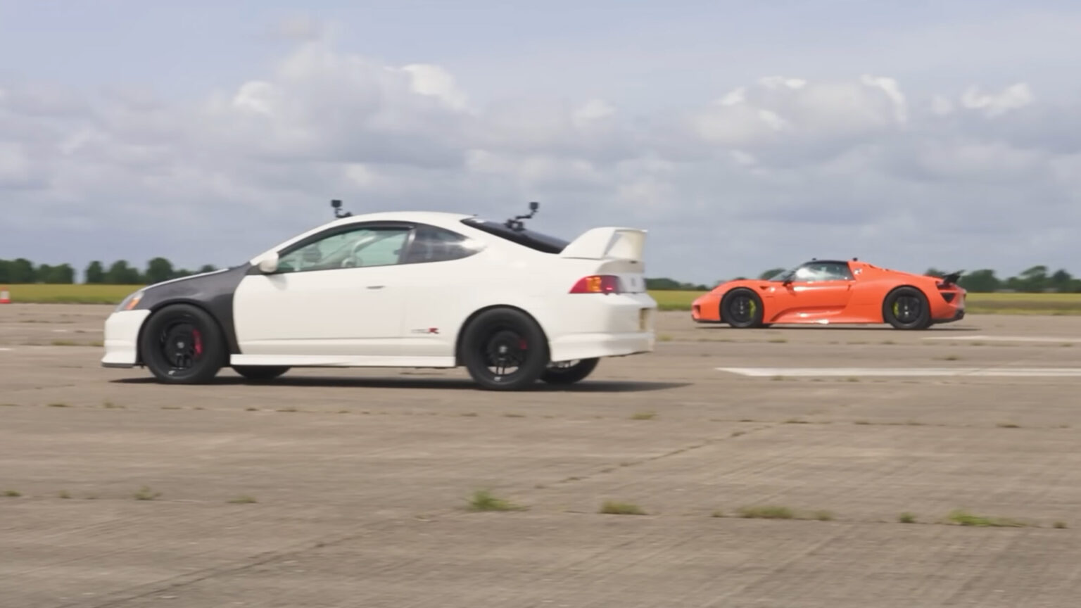 Watch A 1,000 HP AWD Honda Integra Type R Beat A Porsche 918 Spyder ...
