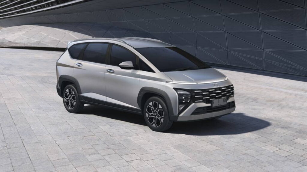 Hyundai Stargazer X Is A Budget Crossover Minivan With Futuristic Looks ...