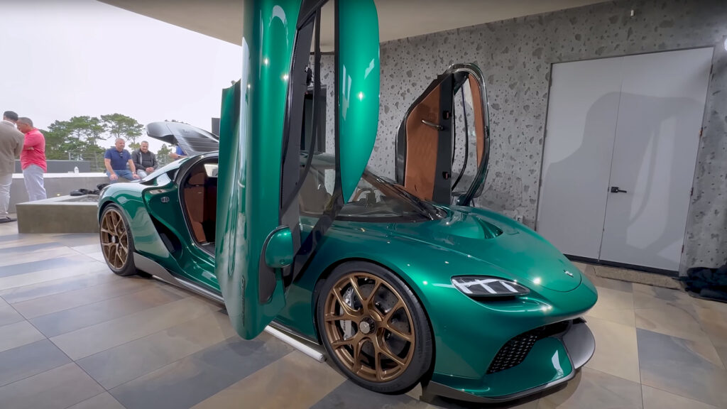 Get A Detailed Tour Of The 2,300 HP Gemera V8 With Christian Von ...