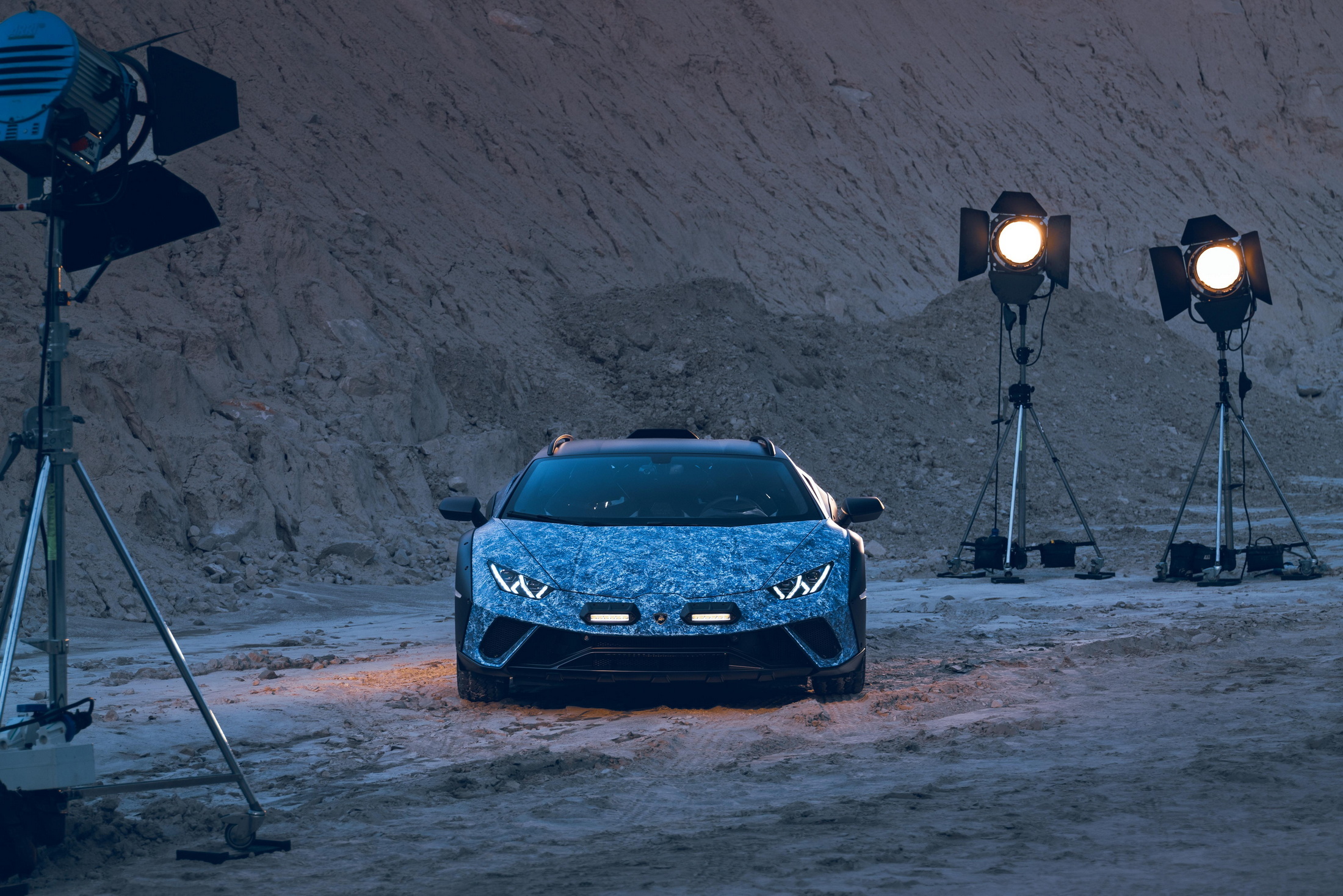 One-Off Lamborghini Huracan Sterrato Opera Unica Has A Hand-Painted ...