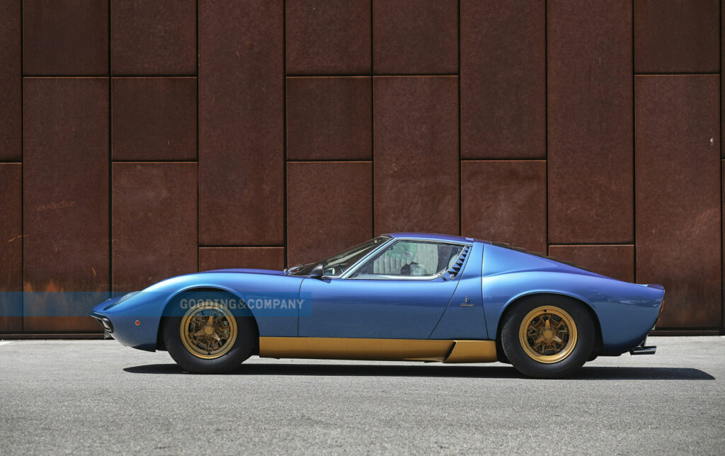 This Beautiful Blue-Gold 1972 Lamborghini Miura P400 SV Is The Perfect ...