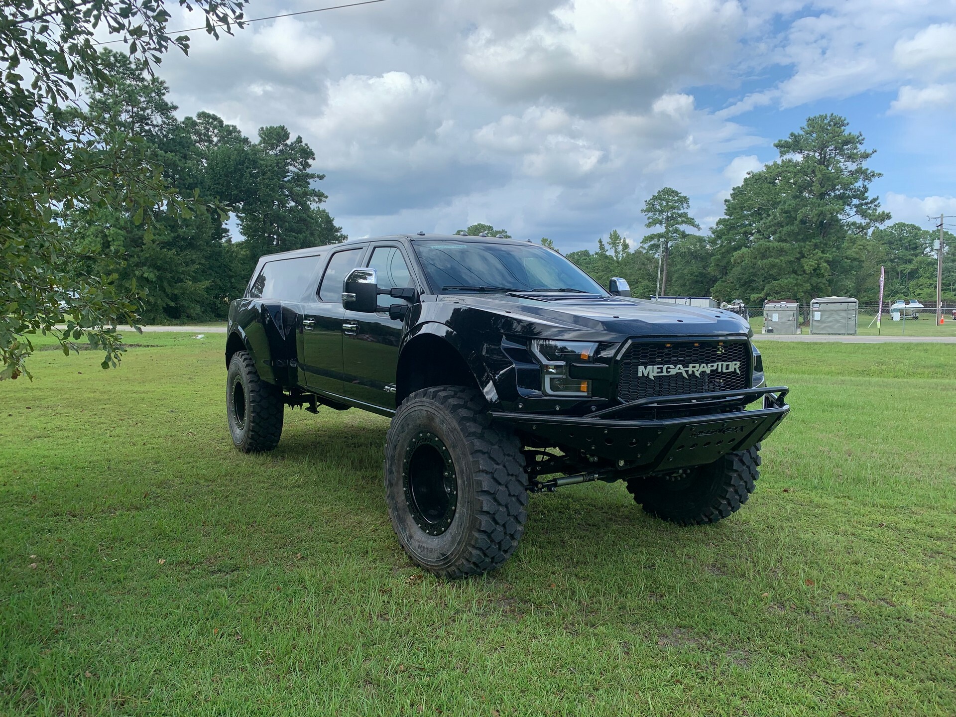 MegaRexx’s SVN Custom Is A Wild Family Hauler With Ten Seats | Carscoops