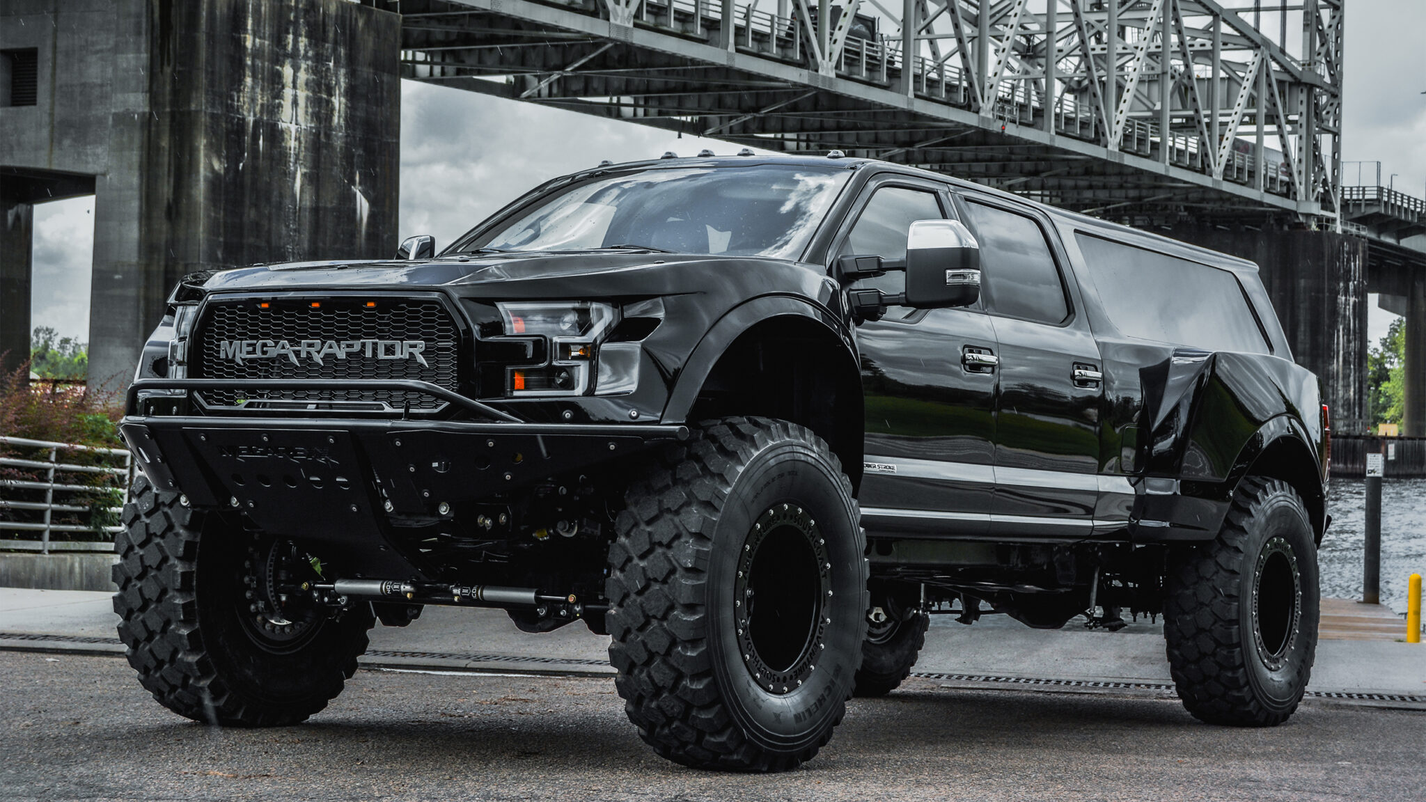 MegaRexx’s SVN Custom Is A Wild Family Hauler With Ten Seats | Carscoops