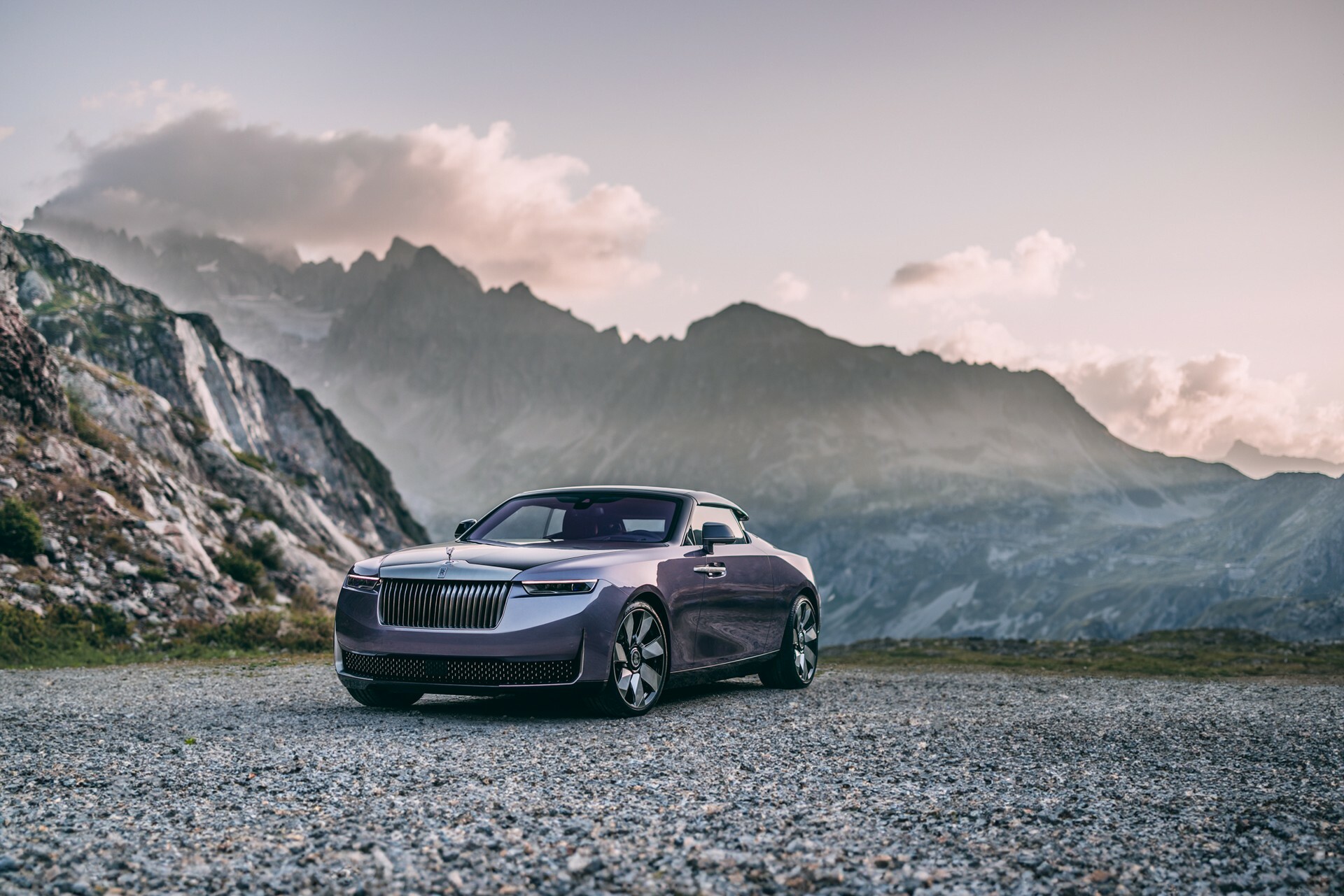 Rolls-Royce Amethyst Droptail Debuts As The Only Car With An ...