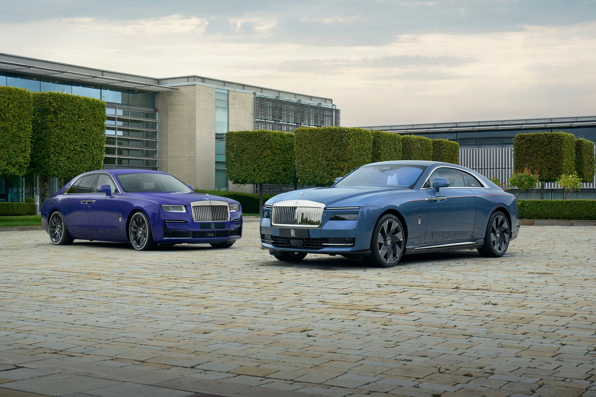 Rolls-Royce Showcasing Bespoke Spectre And Ghost At Salon Privé | Carscoops