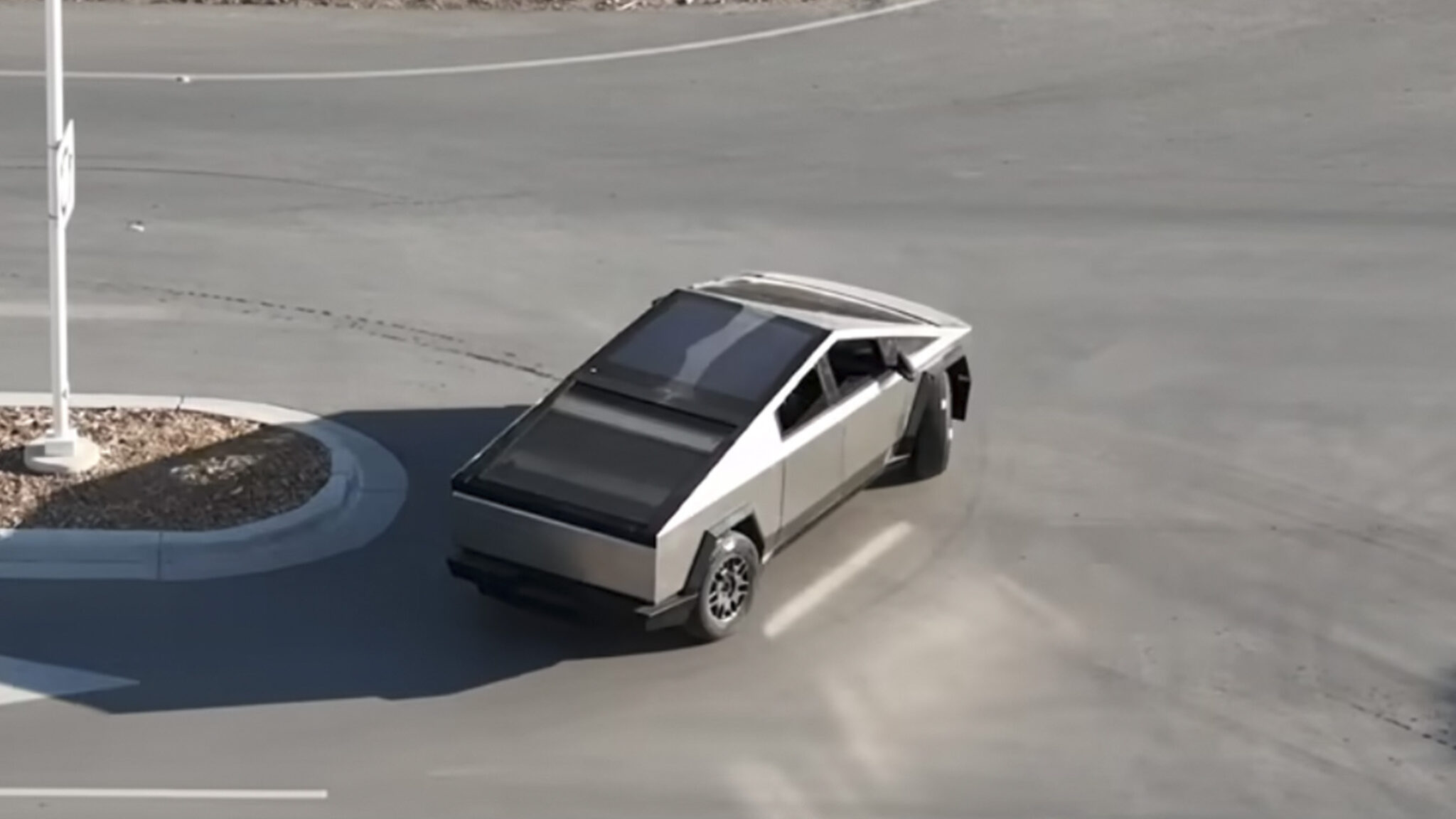 Watch Tesla Cybertruck Turn On A Dime Thanks To Trick Rear-Wheel ...