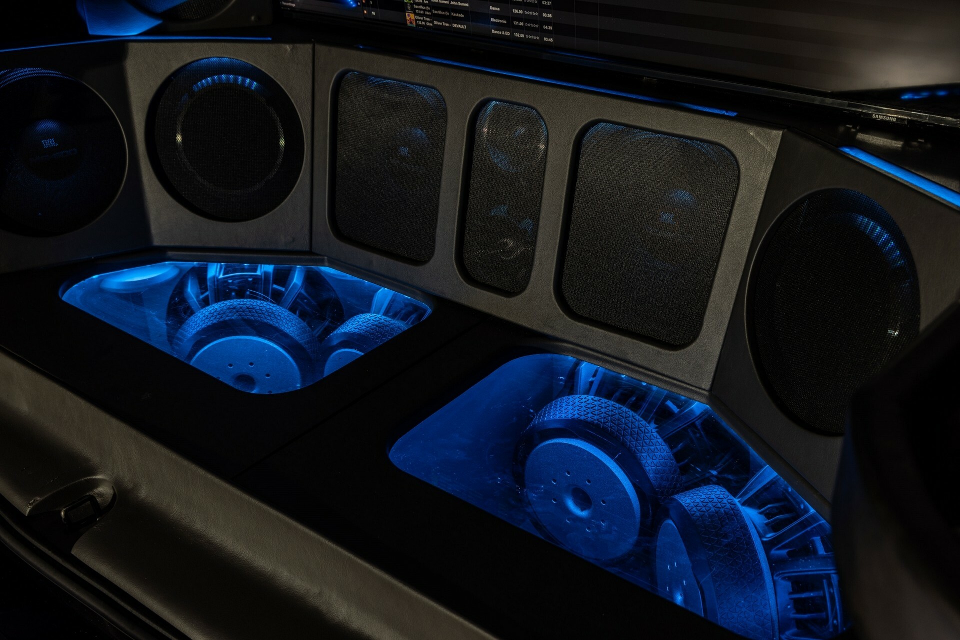 Toyota Sienna Remix Concept Debuts As A Mobile DJ Booth Complete With ...