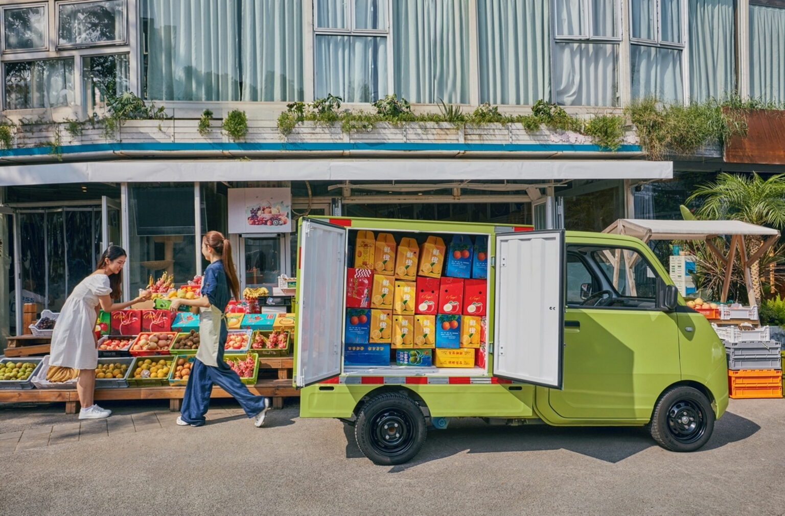 Wuling E10 Electric LCV From China Is So Narrow You Could Drive It In ...