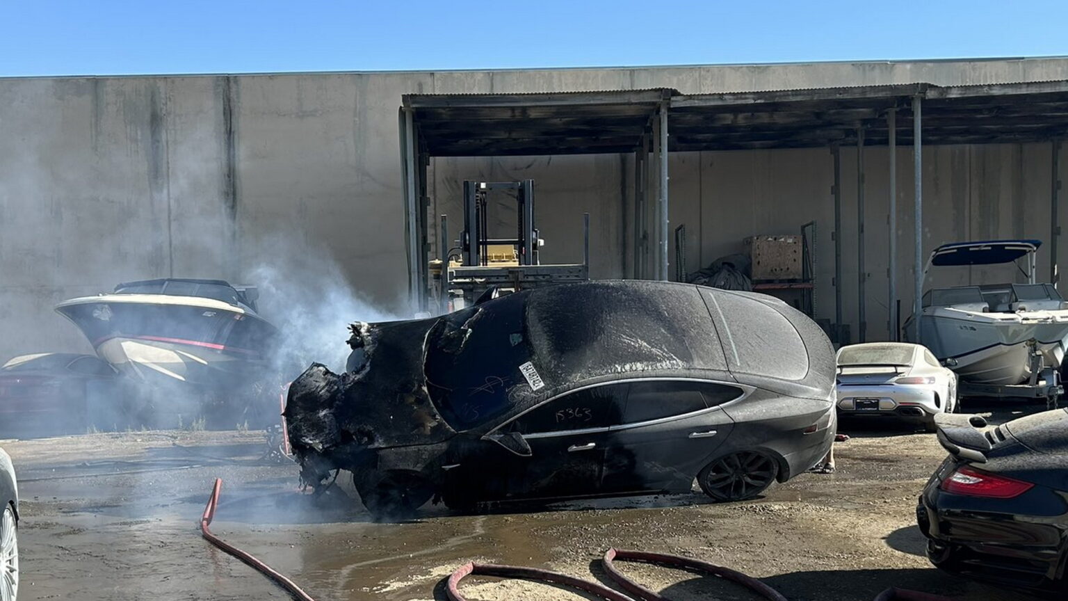 Sacramento Fire Dept Calls Out Elon Musk After Tesla Spontaneously ...