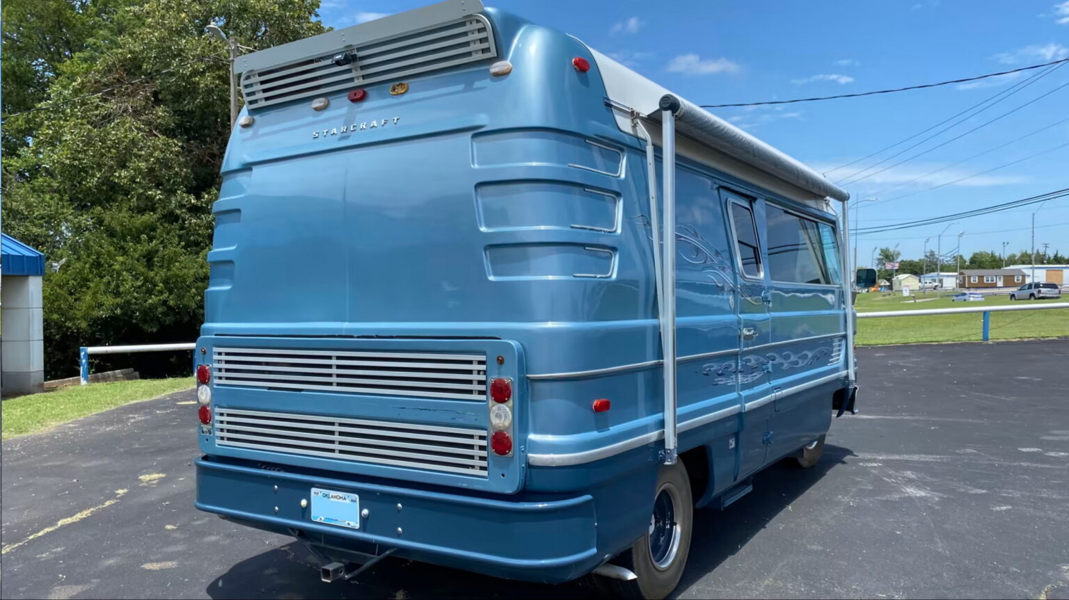 This 1-Of-12 Dodge Starcraft Motorhome Is As Rare As It Is Cute | Carscoops
