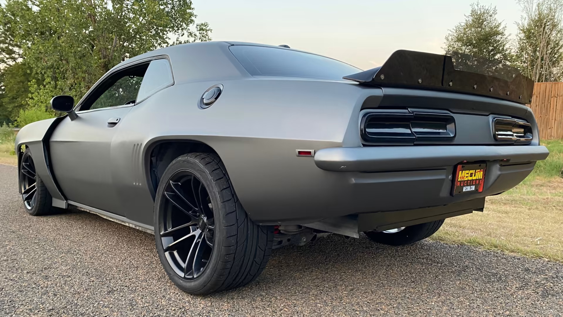 Is It Halloween Already? 2017 Dodge Challenger Cosplays As 1969 Camaro ...
