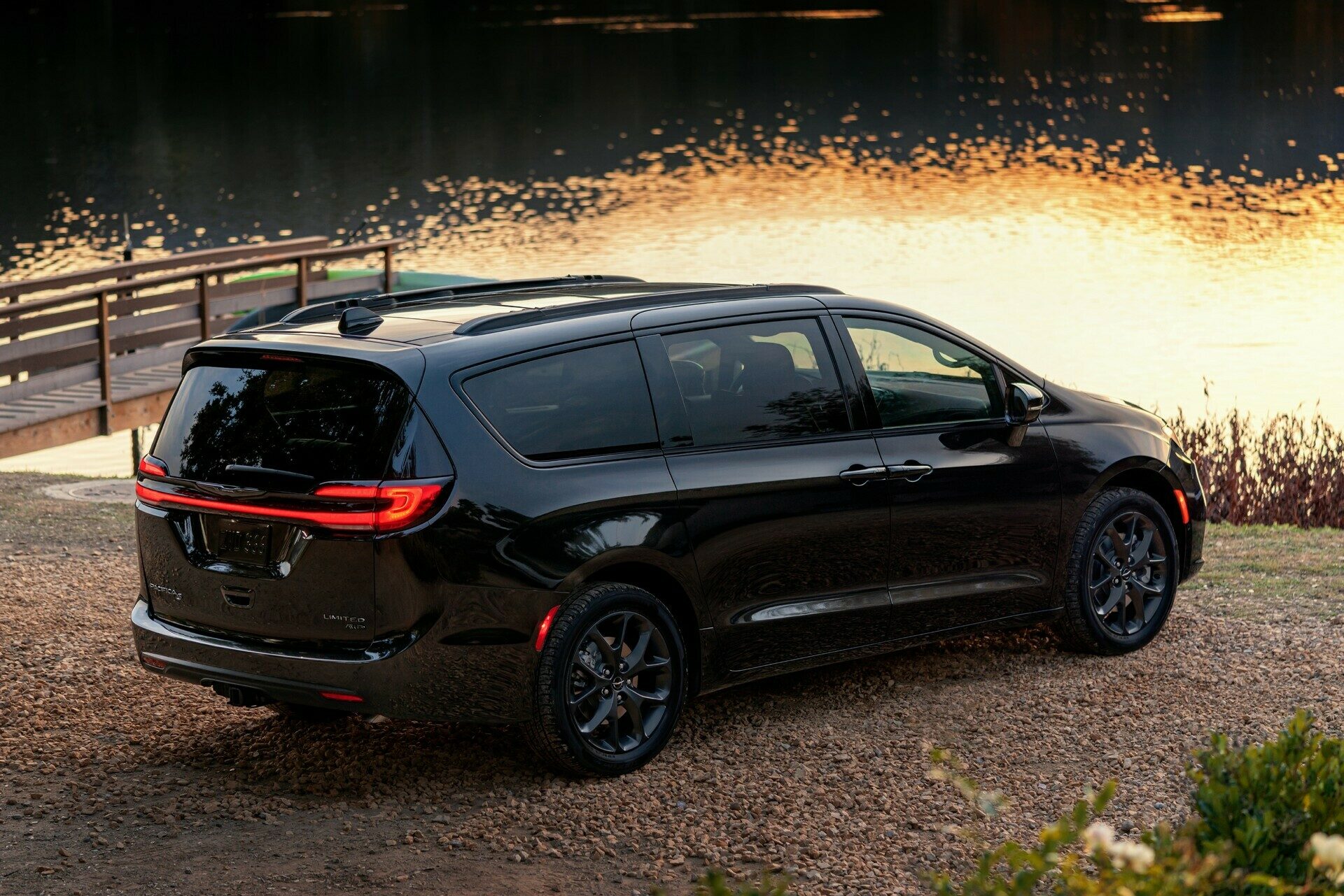 Chrysler Slashes 2024 Pacifica PHEV Lineup To Two Trims | Carscoops