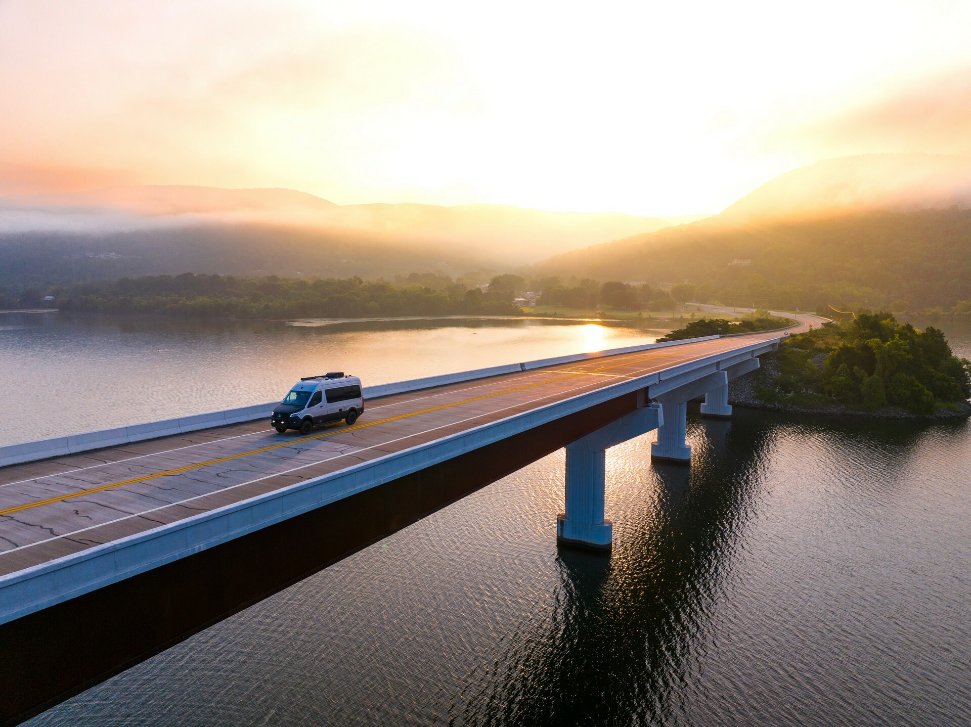 2024 Airstream Interstate 19X Is A $200,000 Mercedes-Based, Off-Road ...