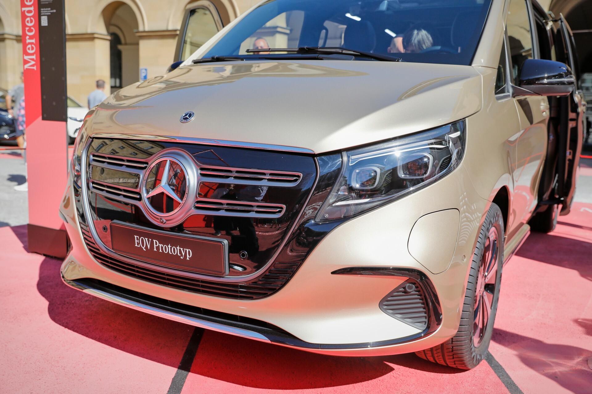 2024 Mercedes-Benz EQV Adds Extra Style To Electric Van | Carscoops