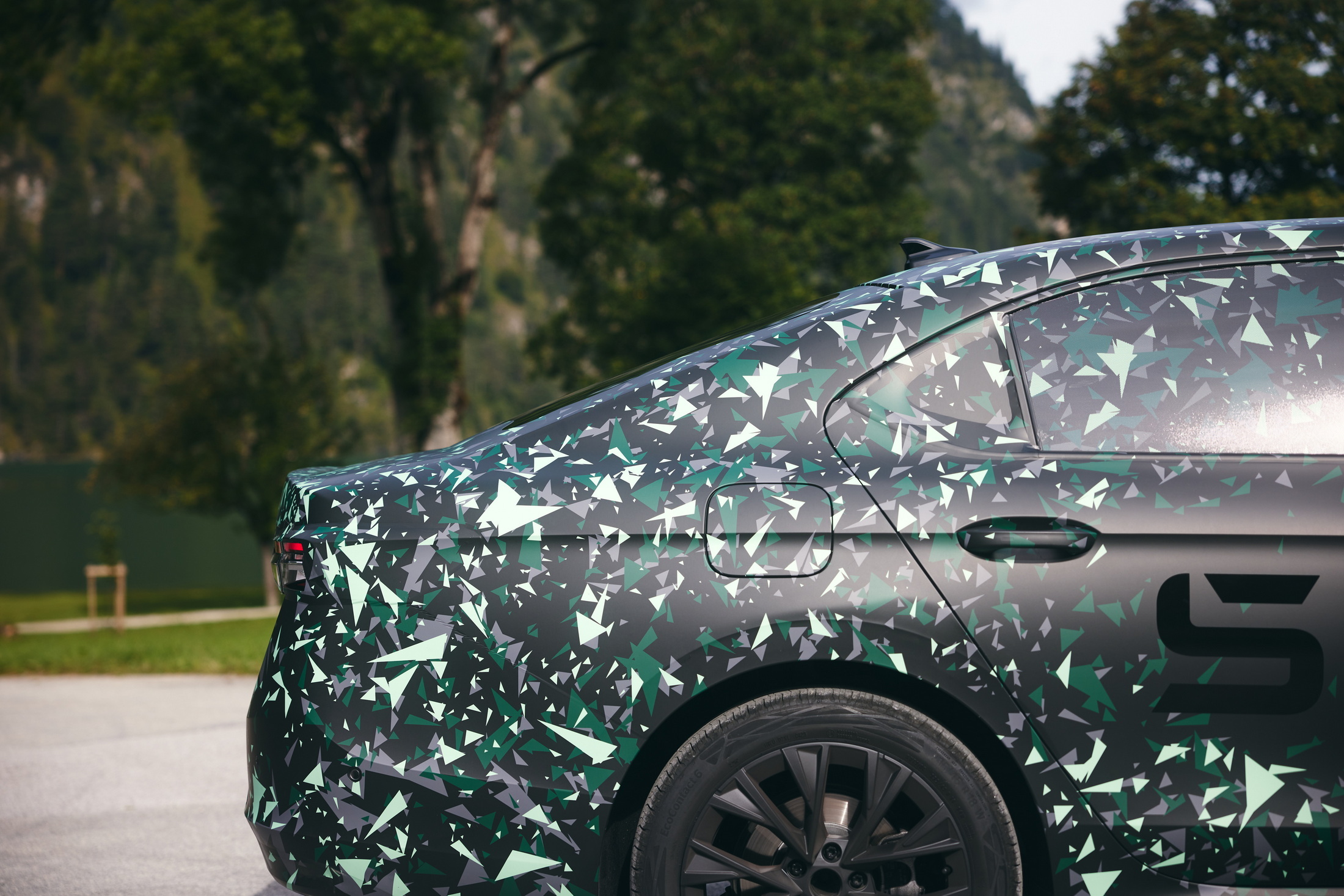 2024 Skoda Superb Hatchback Shows More Of Its Longer And More ...