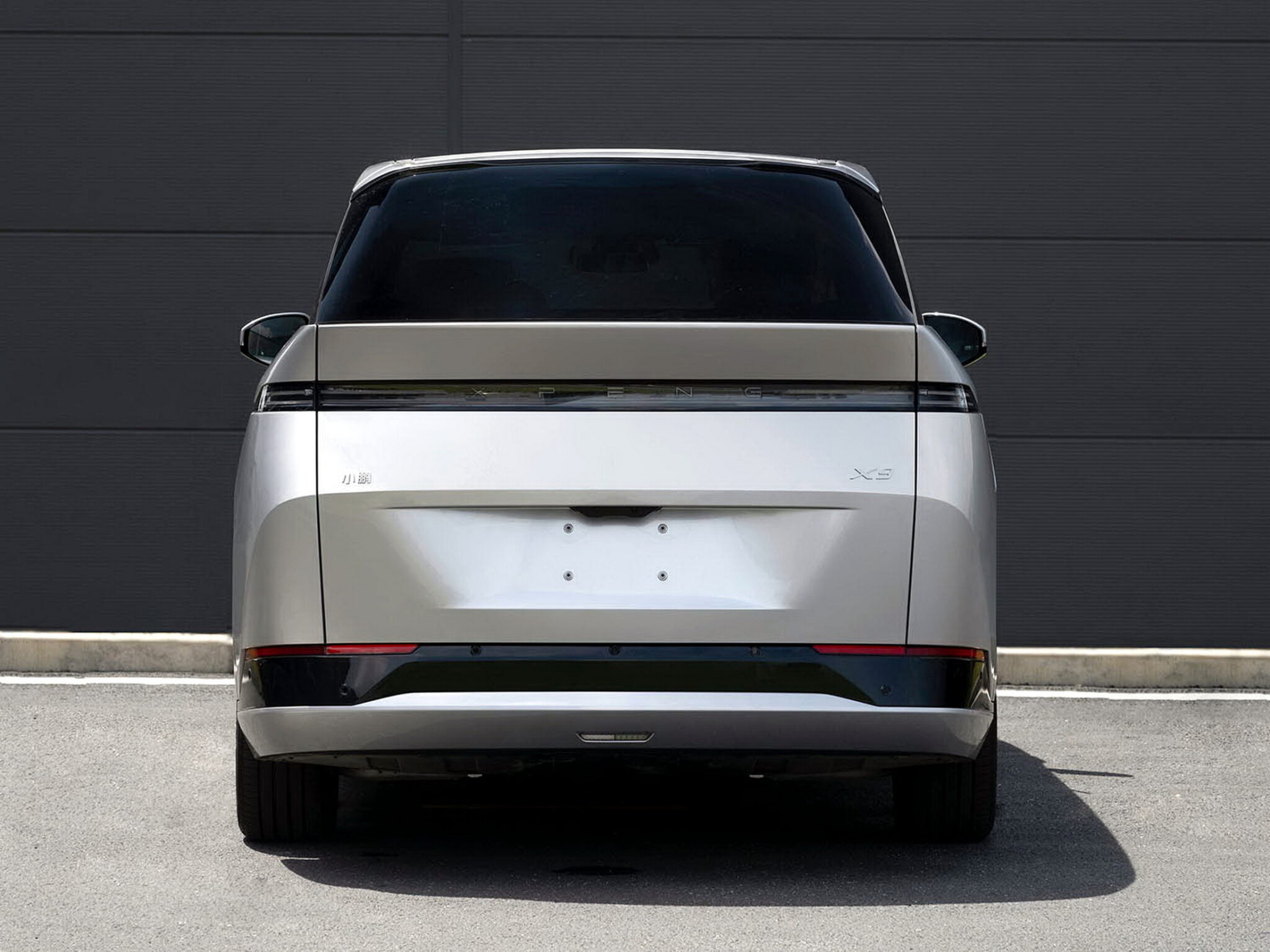 The Xpeng X9 Is A Cyber Minivan With Room For Seven And Up To 500 HP ...