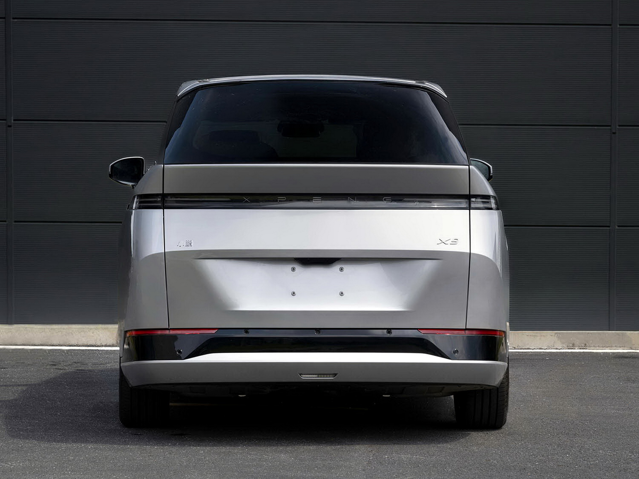 The Xpeng X9 Is A Cyber Minivan With Room For Seven And Up To 500 HP ...