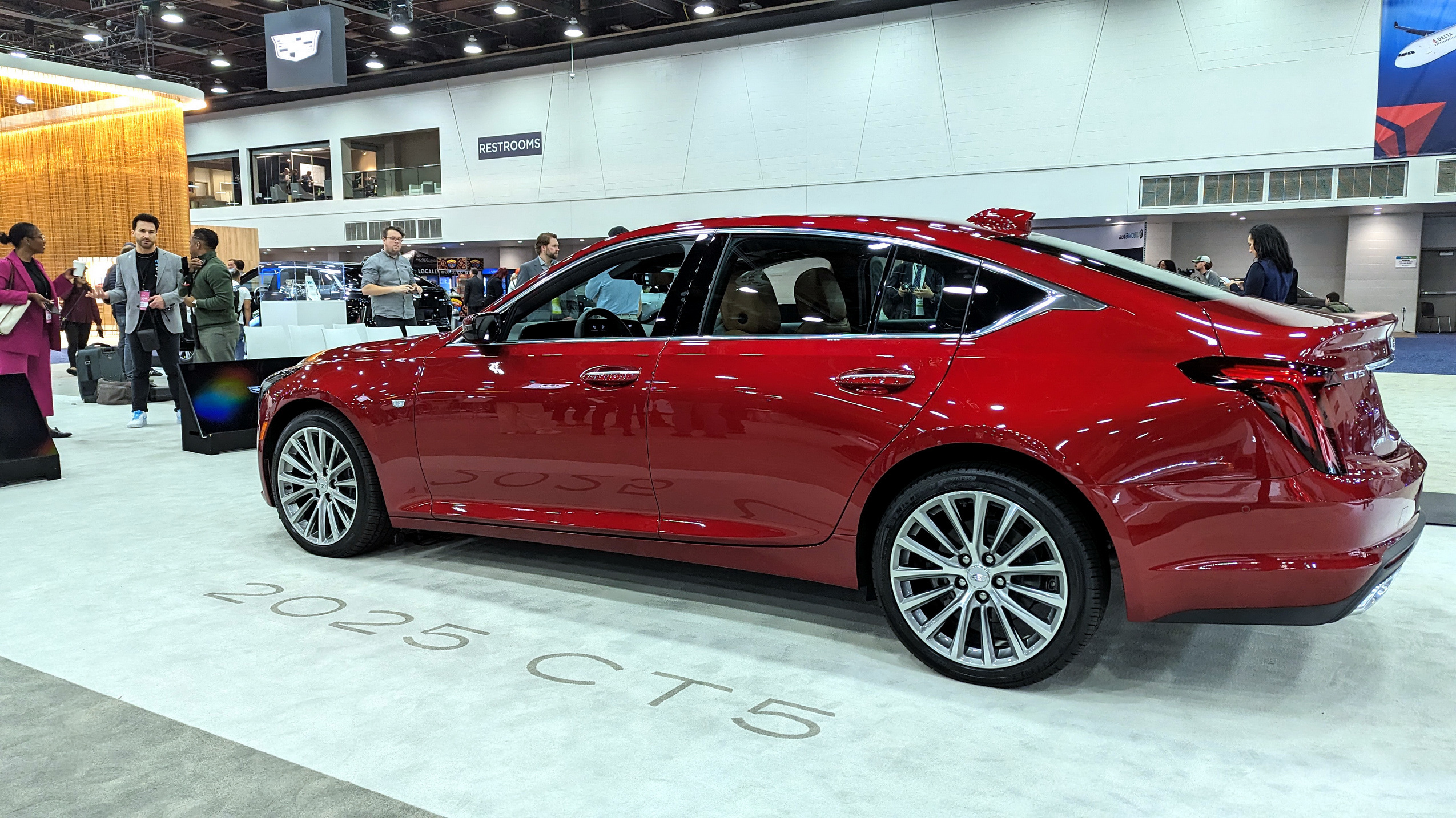 2025 Cadillac CT5 Has Sportier Styling And A New 33-Inch Curved Display ...