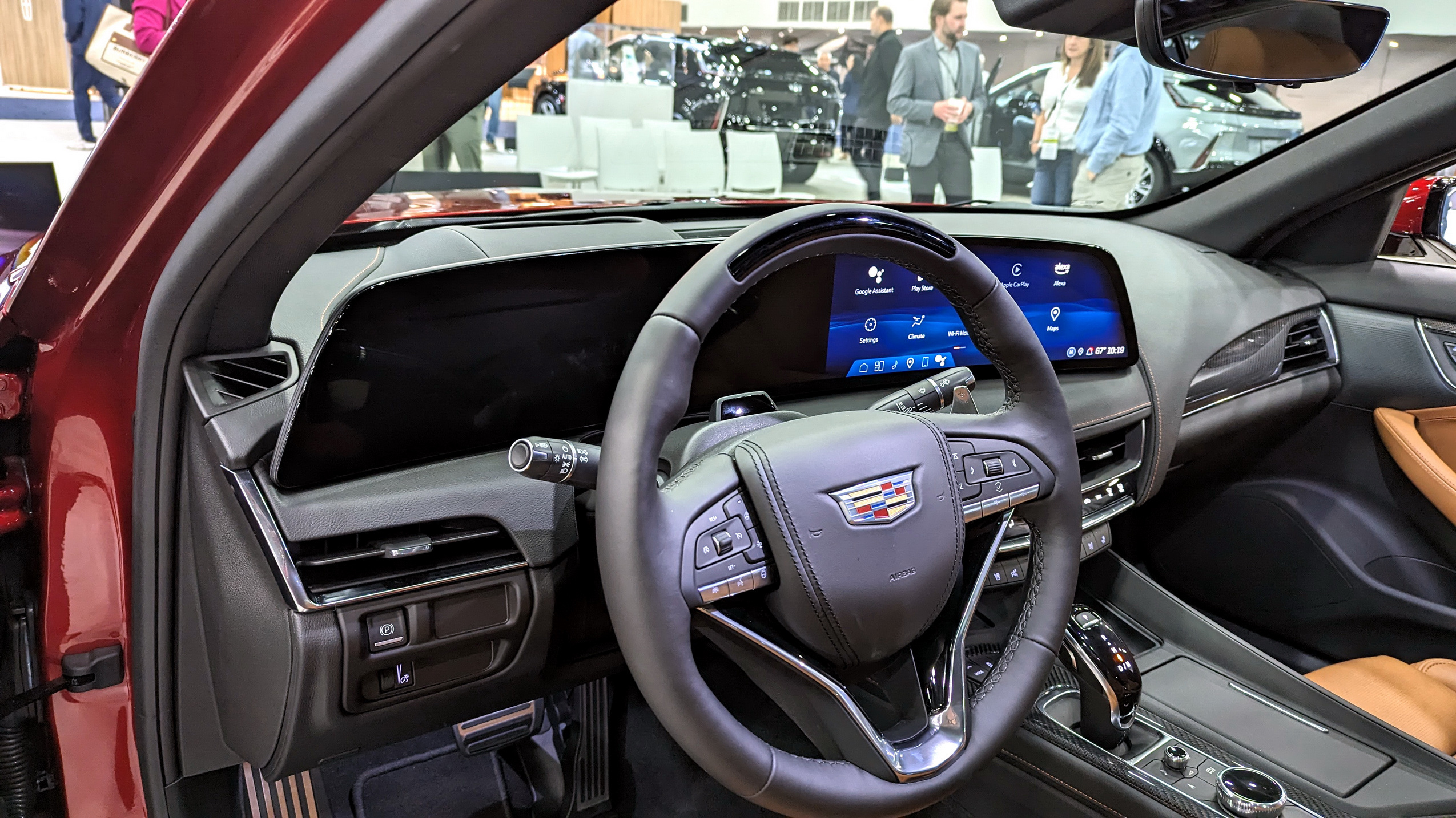 2025 Cadillac CT5 Has Sportier Styling And A New 33-Inch Curved Display ...