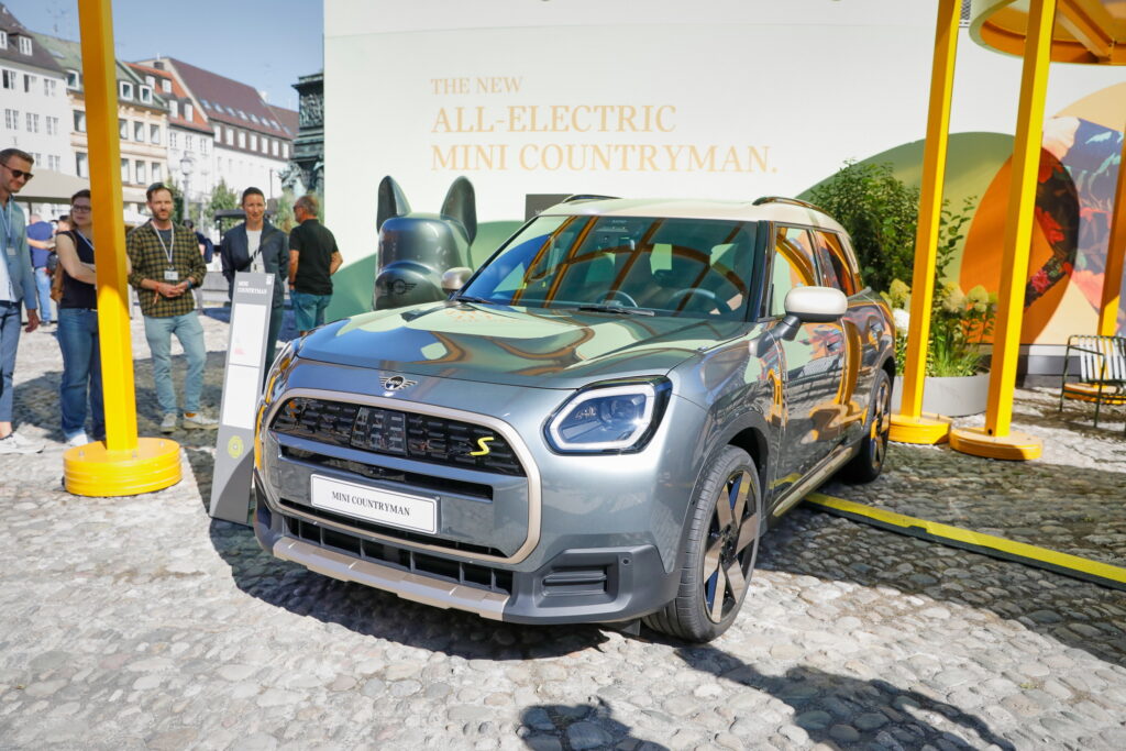 2025 Mini Countryman Debuts With A Larger Body And Up To 308 HP Of ...