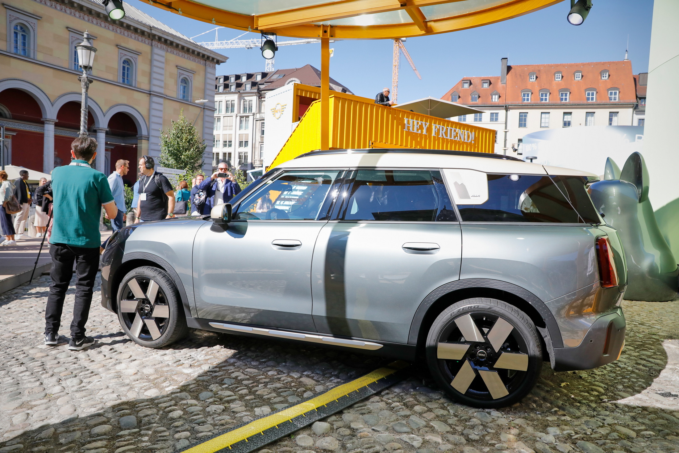 2025 Mini Countryman Debuts With A Larger Body And Up To 308 HP Of ...