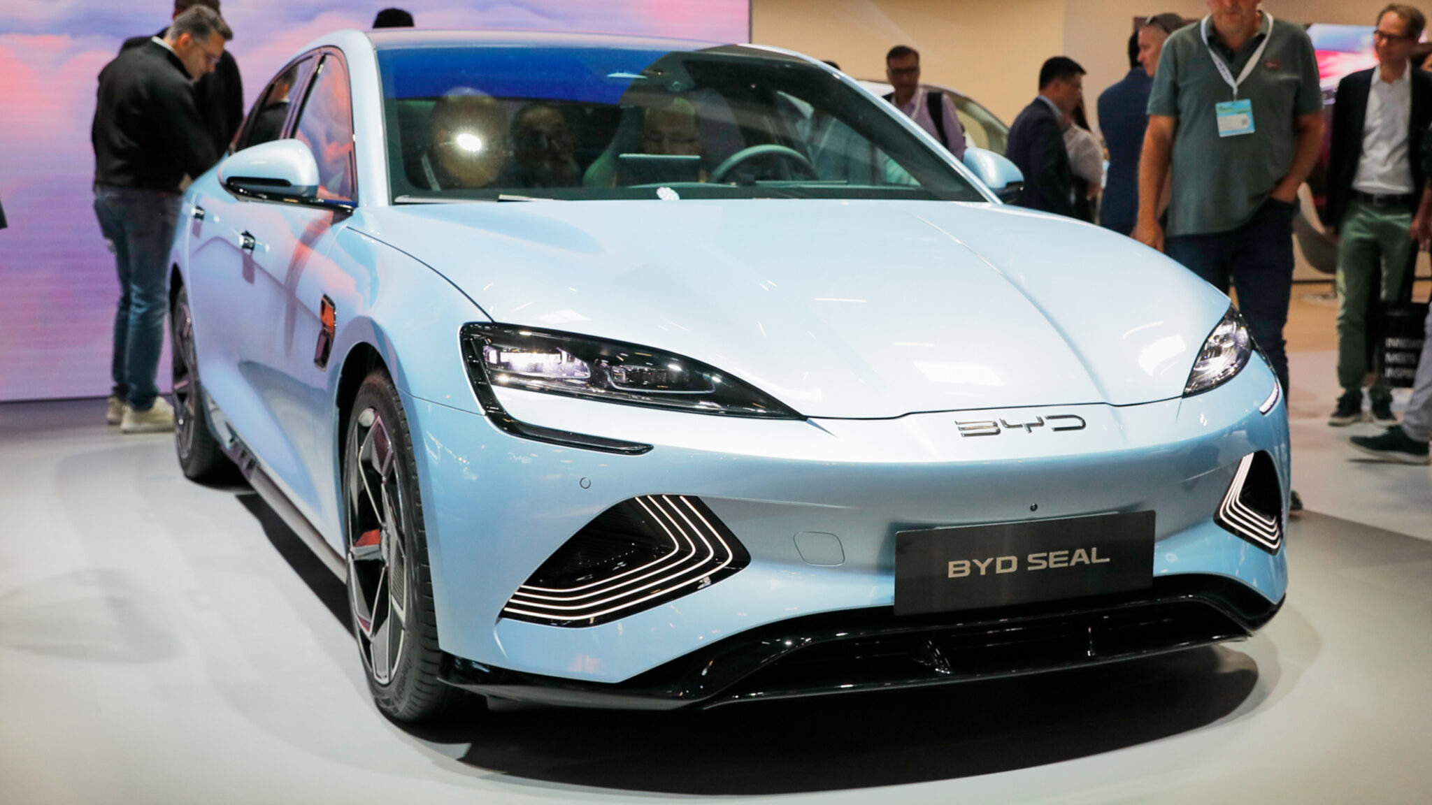 BYD Seal Arrives In Europe With Up To 523 HP And 354 Miles Of Range ...