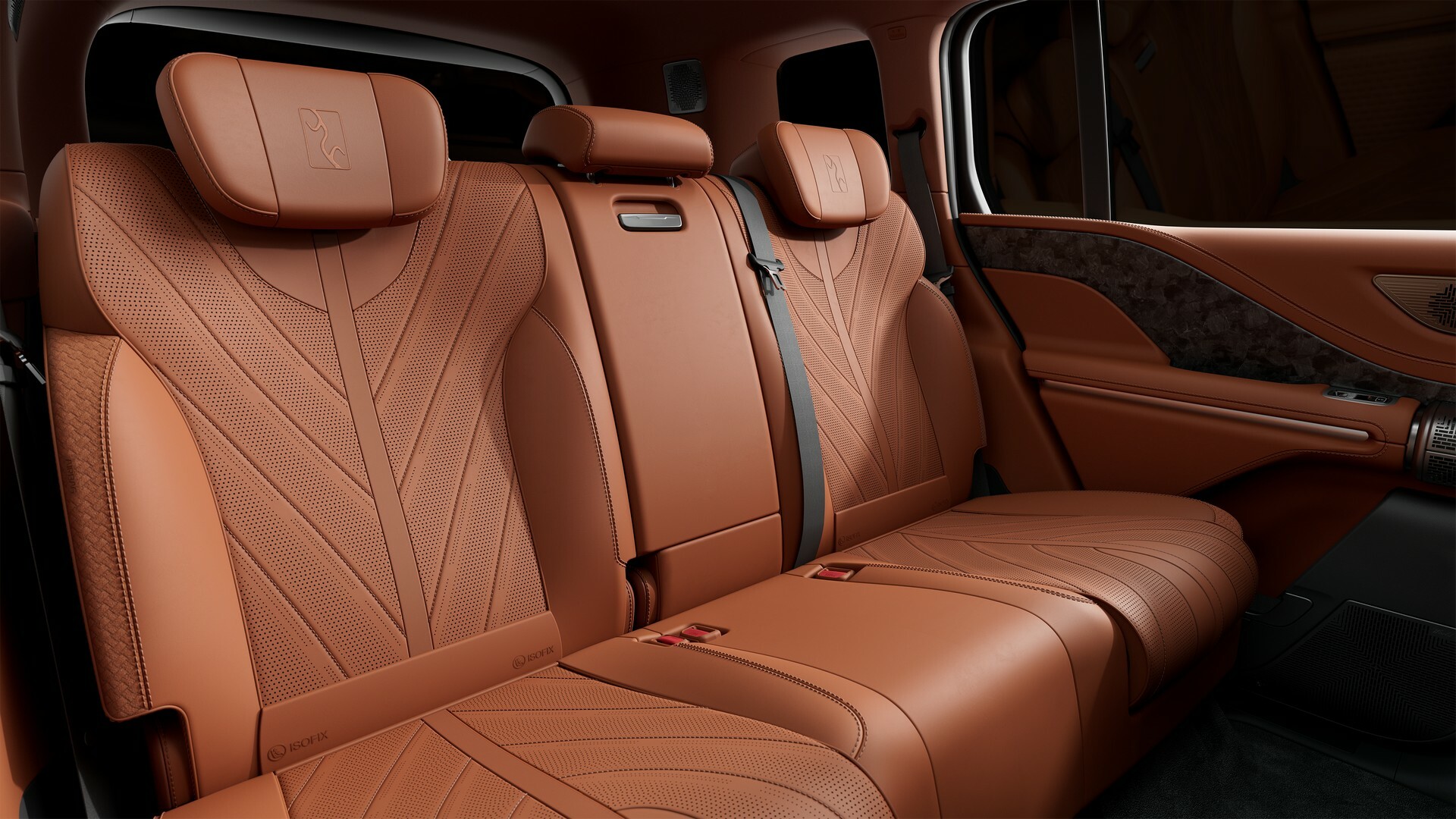 BYD’s Yangwang U8 Premium Edition Has 1,184 HP And More Screens Than ...