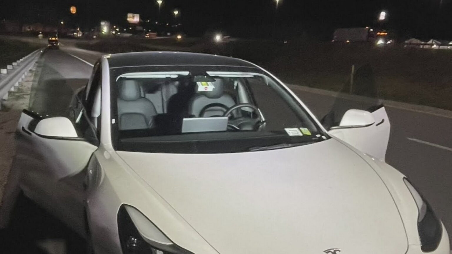 Hertz Customers Think They’re Trapped In Rental Tesla After Battery ...