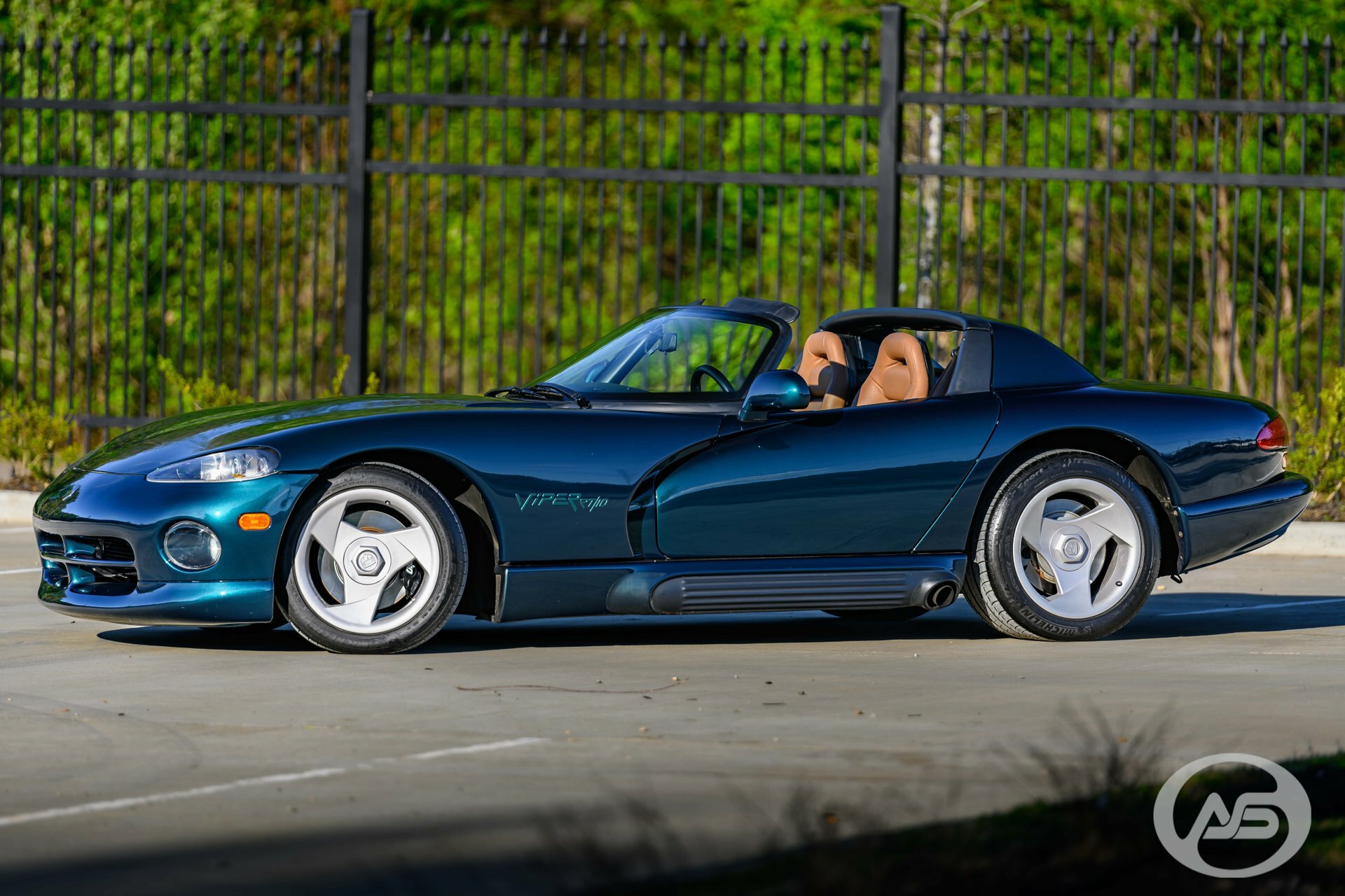 This Rare Emerald Green 1994 Dodge Viper Is A Great Way To Spend ...