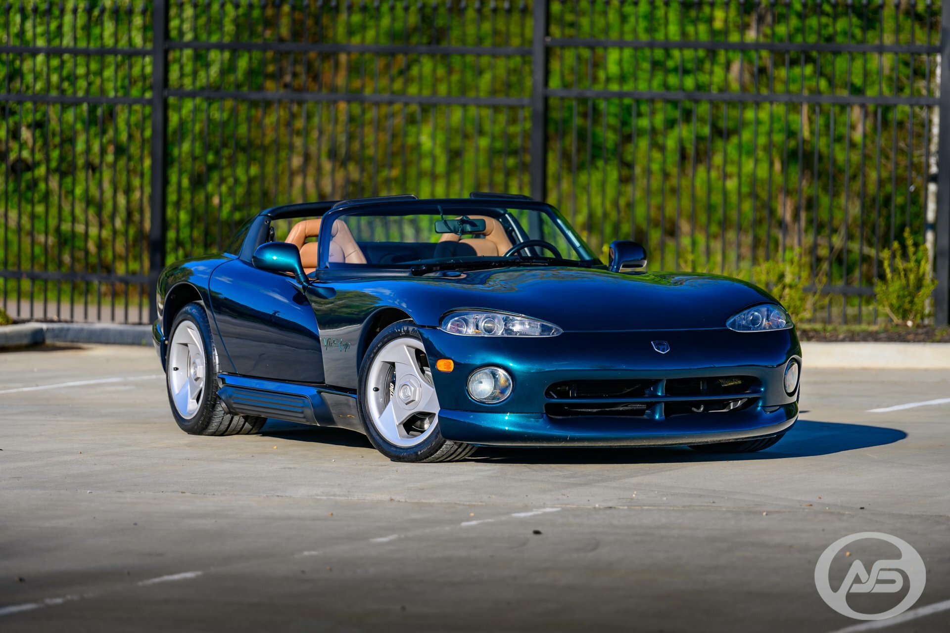 This Rare Emerald Green 1994 Dodge Viper Is A Great Way To Spend ...